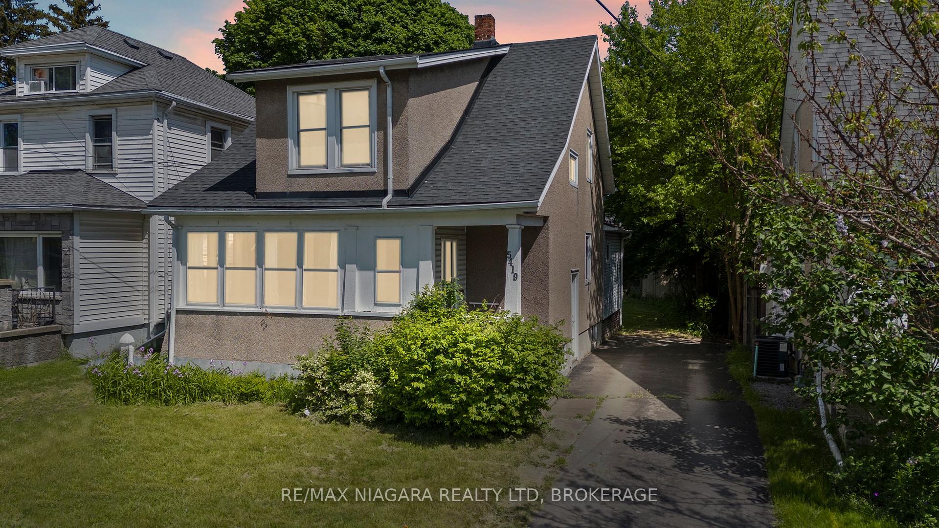 5419 Maple Street, Niagara Falls, ON L2E 2N9