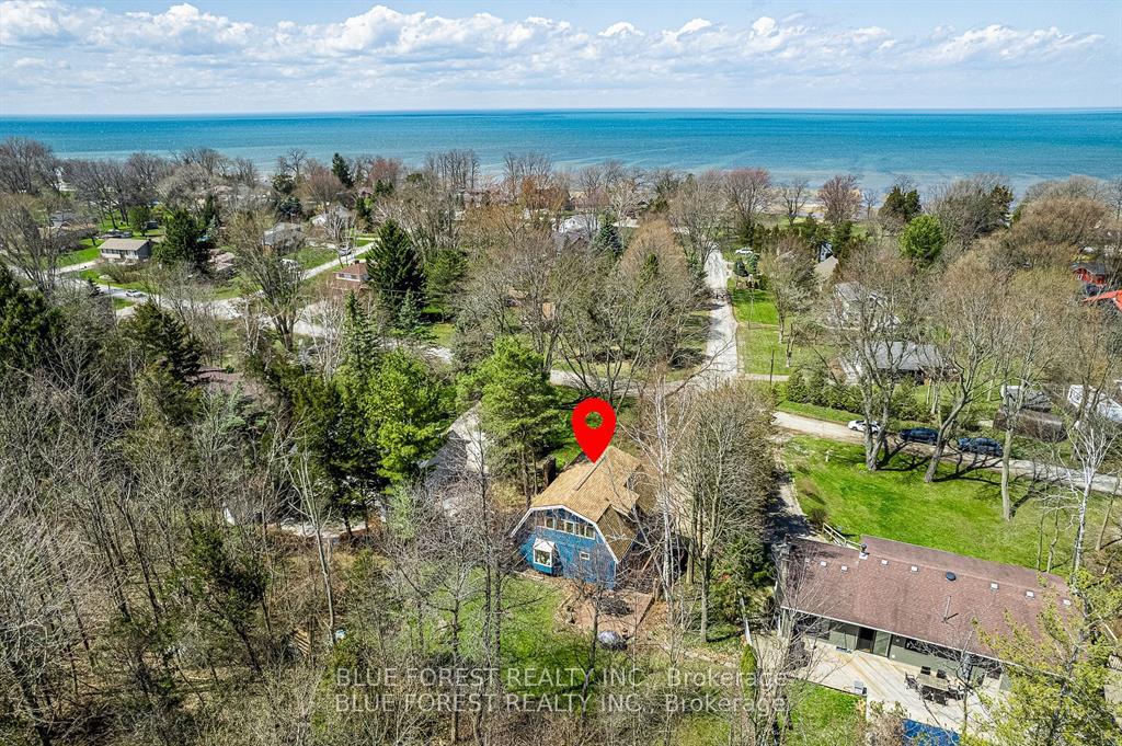 5437 Lake Valley Grove Road, Lambton Shores, ON N0N 1J7