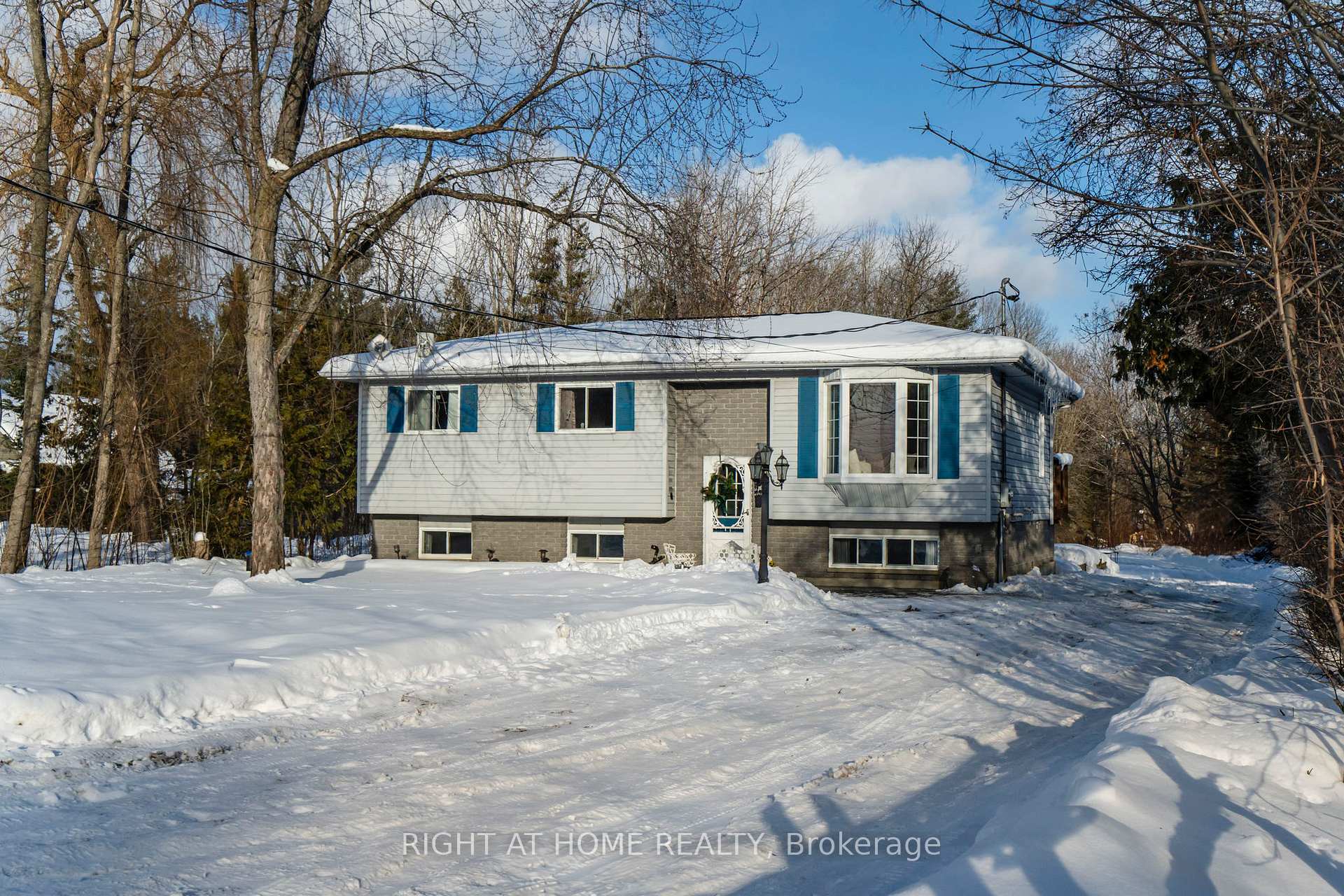 5471 Fawn Bay Road, Ramara, ON L3V 0N2