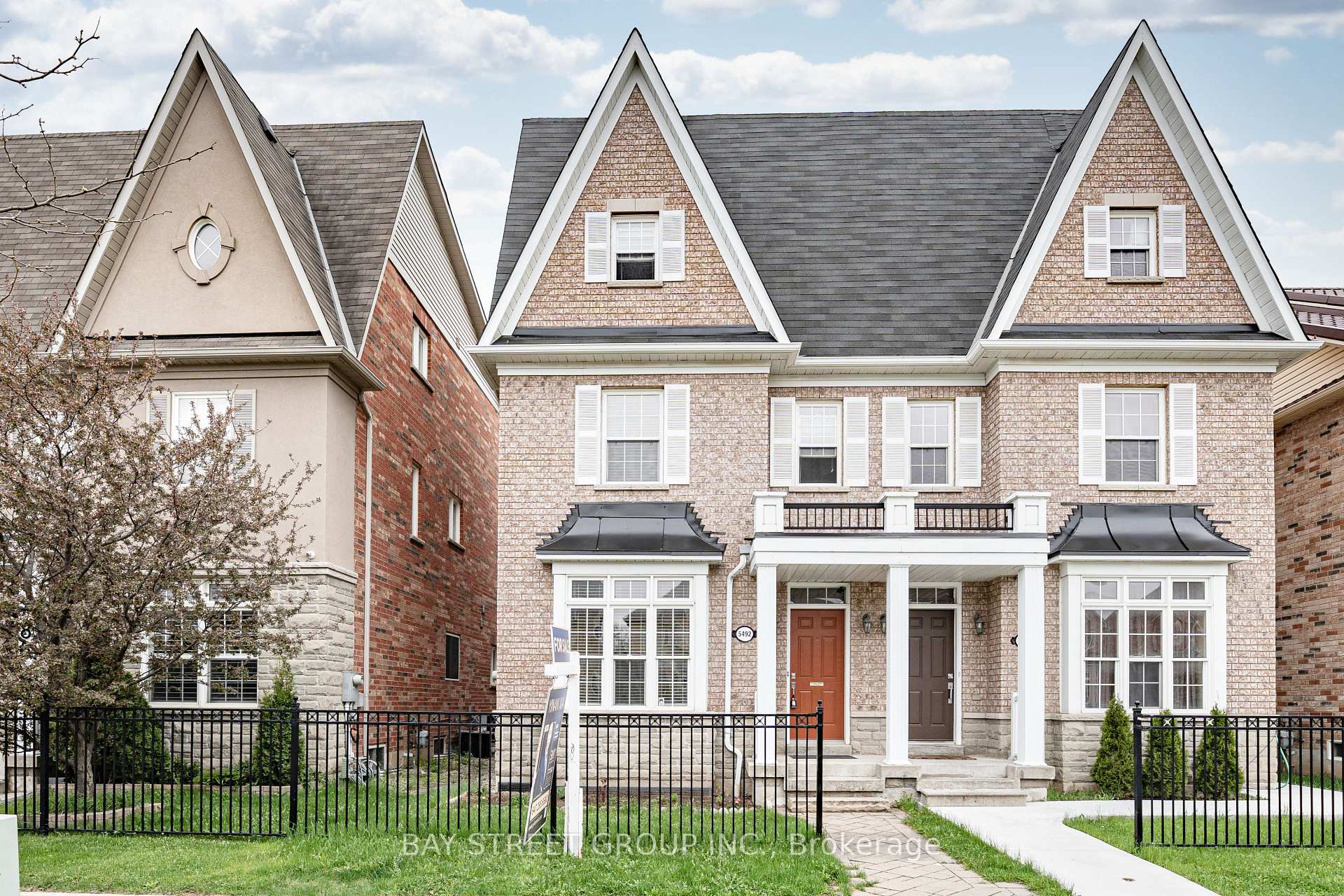 5492 Tenth Line W, Mississauga, ON L5M 0G5