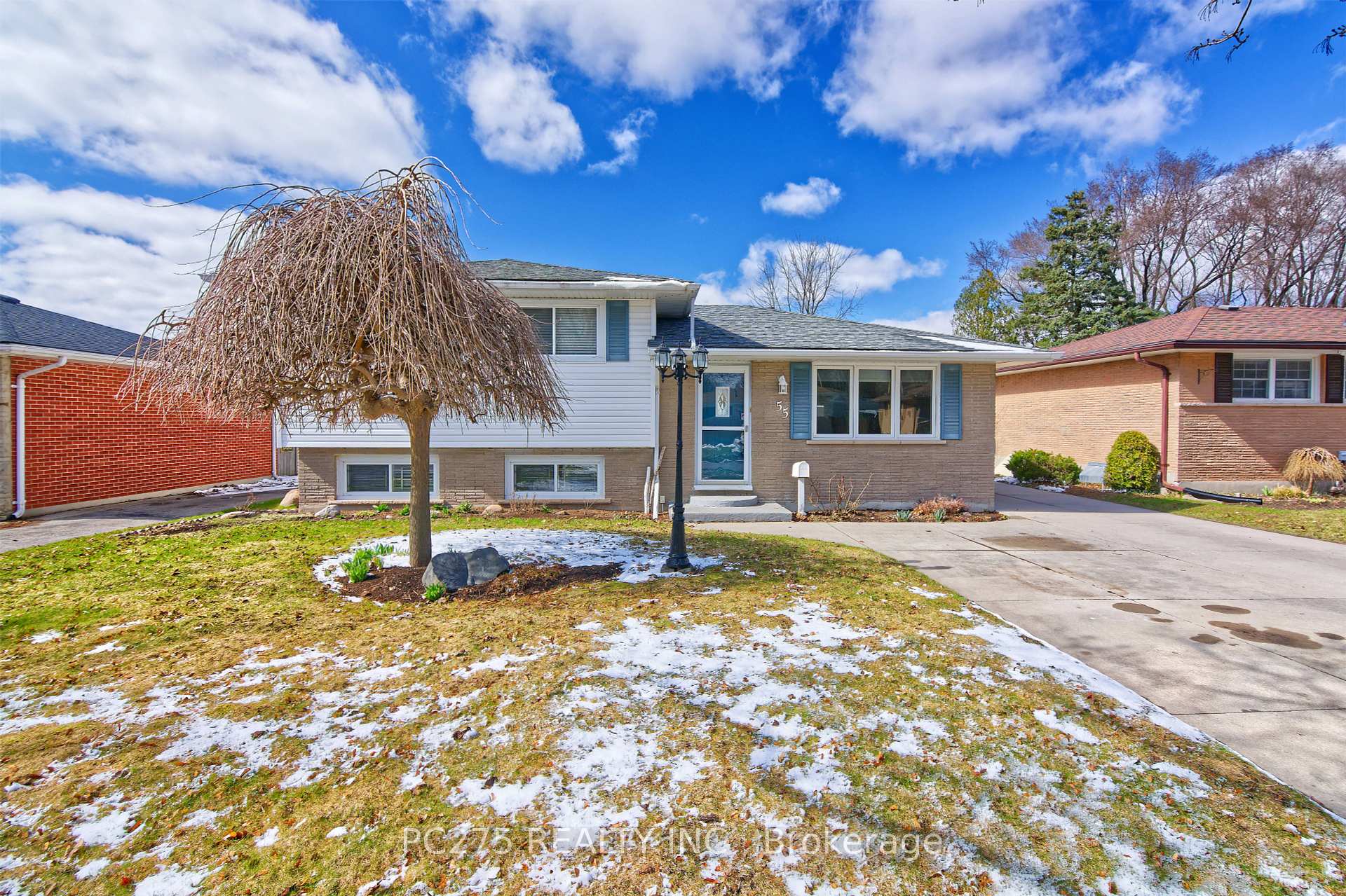 55 Aponi Crescent, London East, ON N5V 2V3