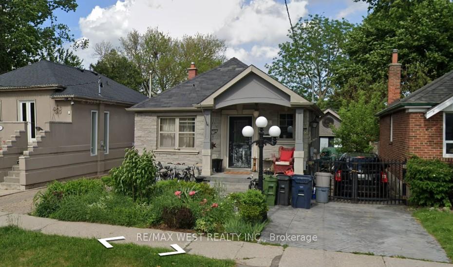 55 Parker Avenue, Toronto, ON M8Z 4L7