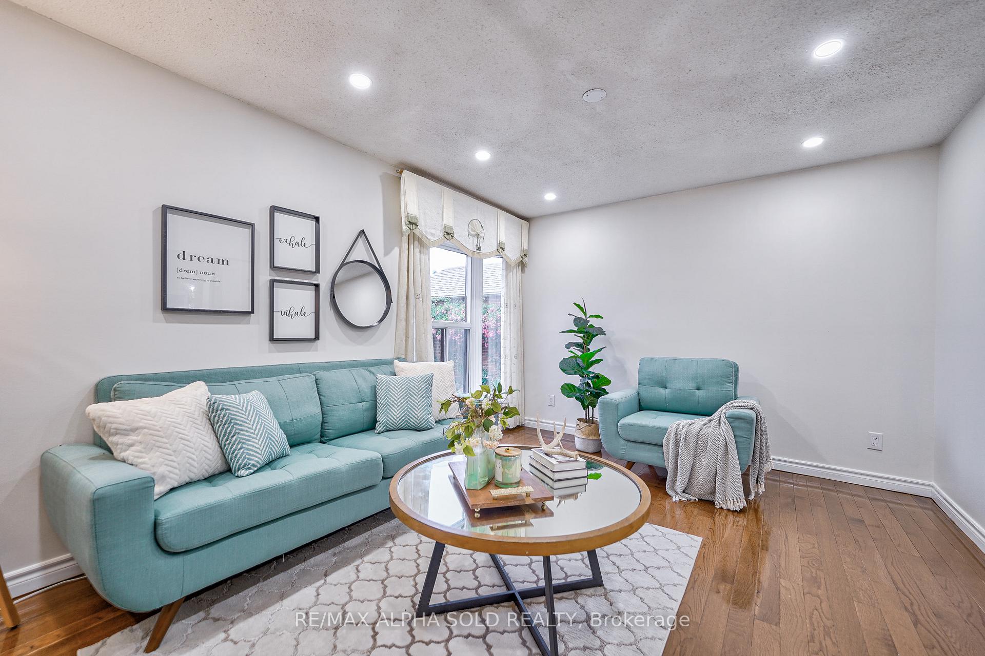 55 Phalen Crescent, Toronto, ON M1V 1Y5