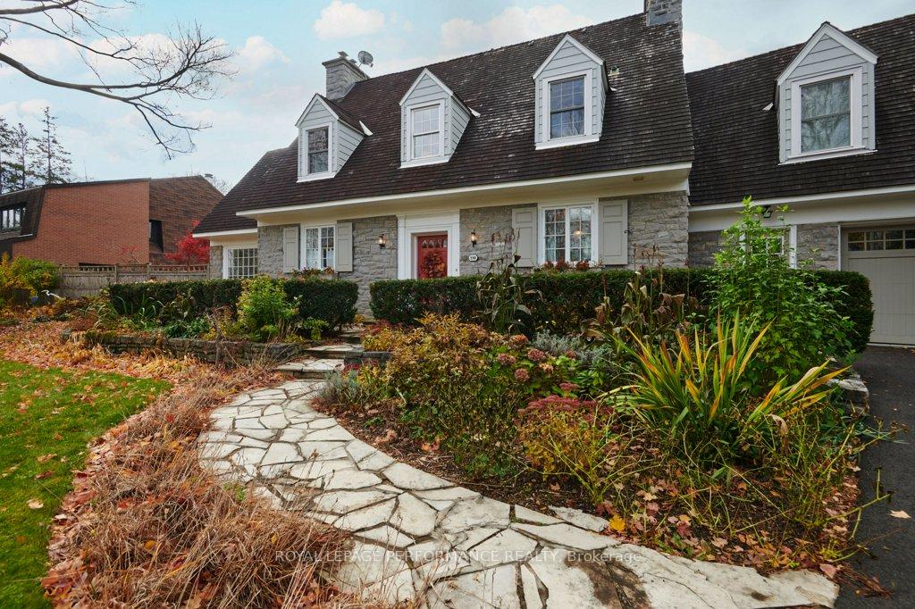 550 Piccadilly Avenue, Tunneys Pasture and Ottawa West, ON K1Y 0J1