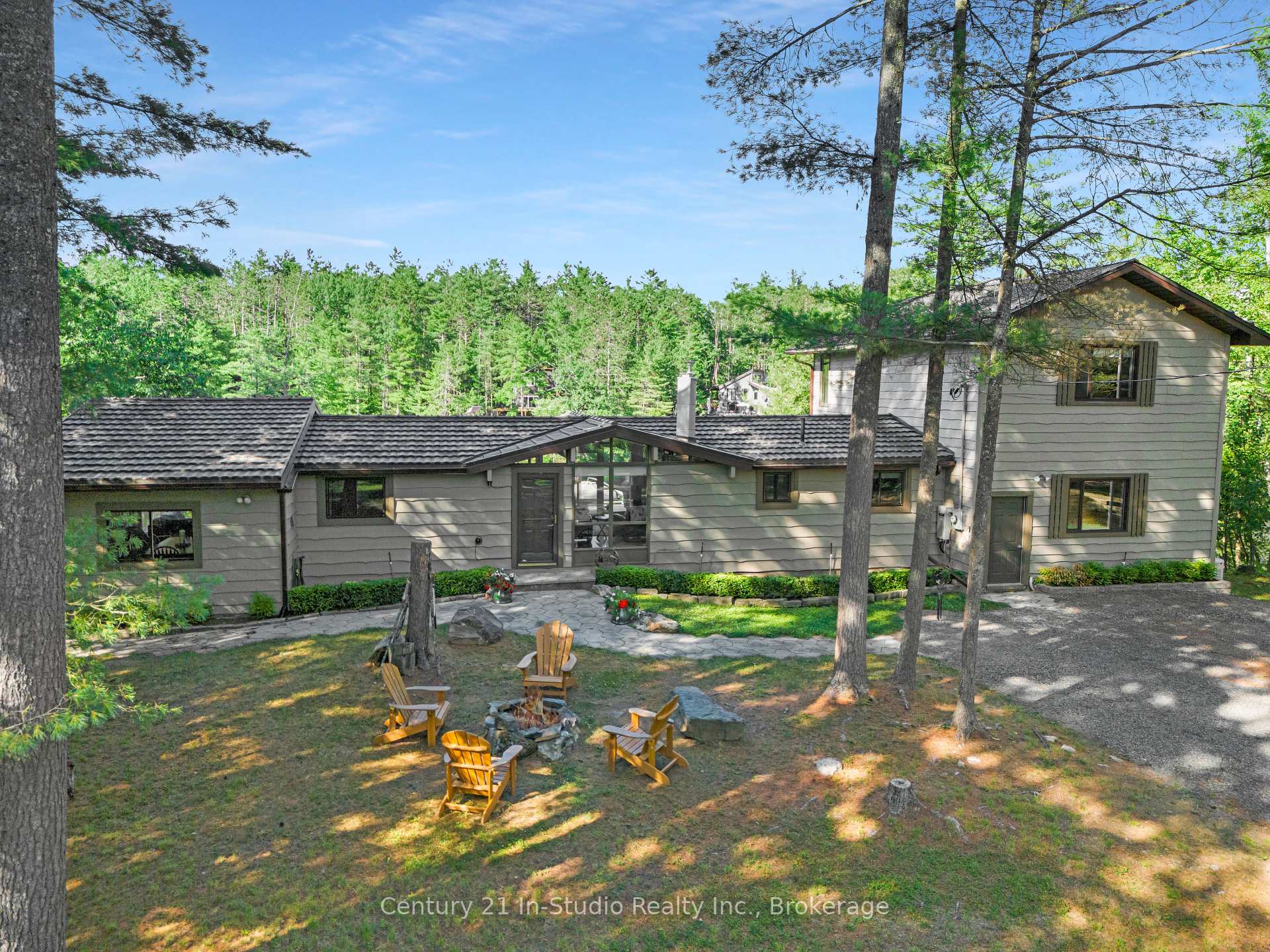 551 Peninsula Road, Gravenhurst, ON P1P 1R2