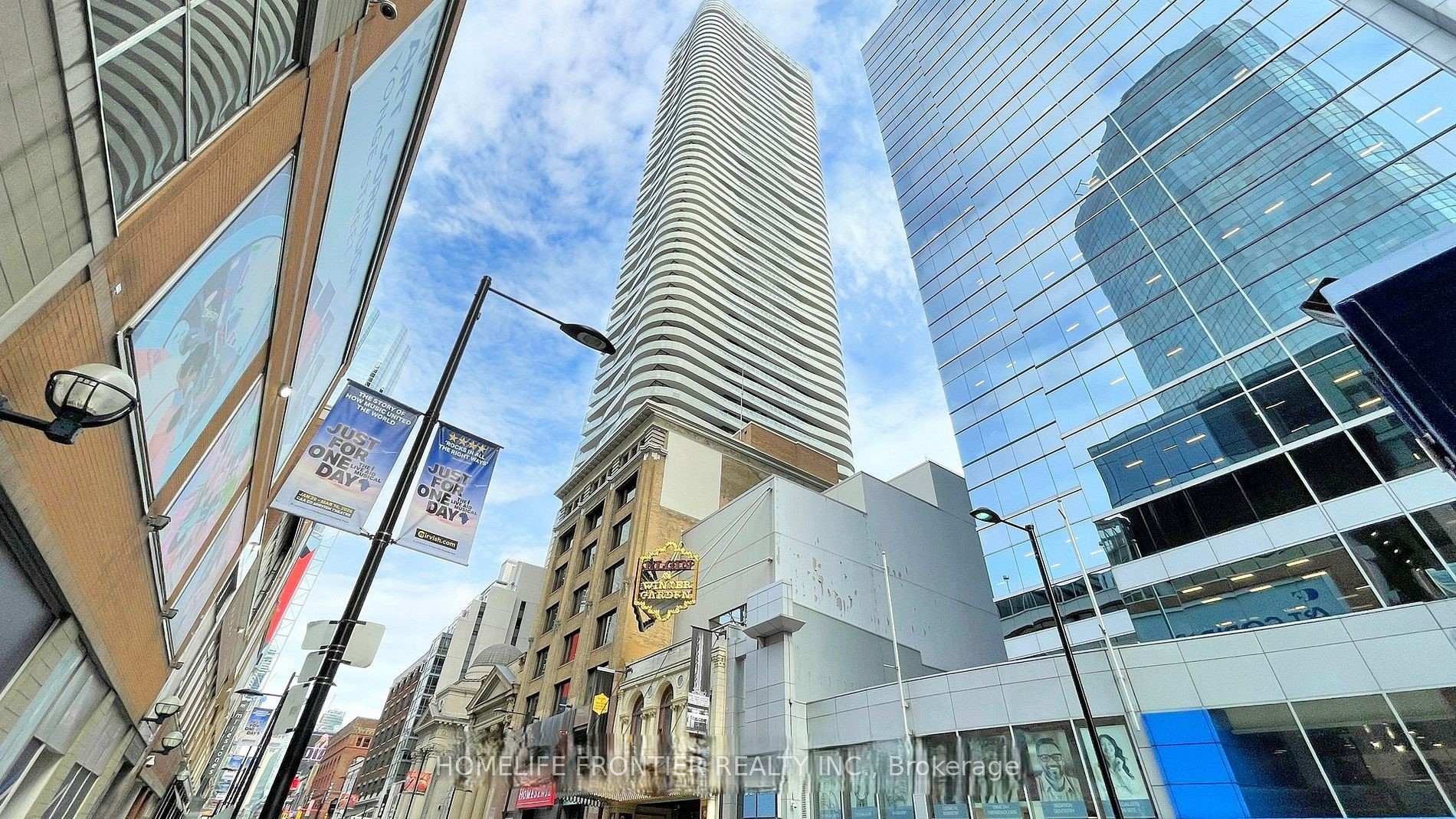 5510 - 197 Yonge Street, Toronto, ON M5B 1M4