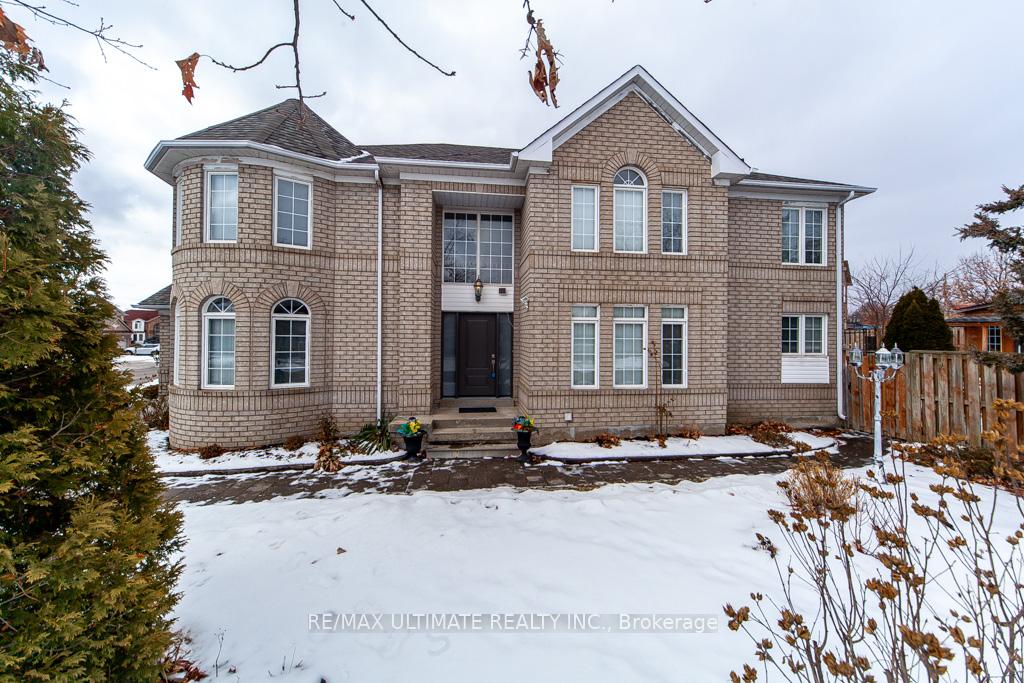5523 Loon Lake Avenue, Mississauga, ON L5V 2J5