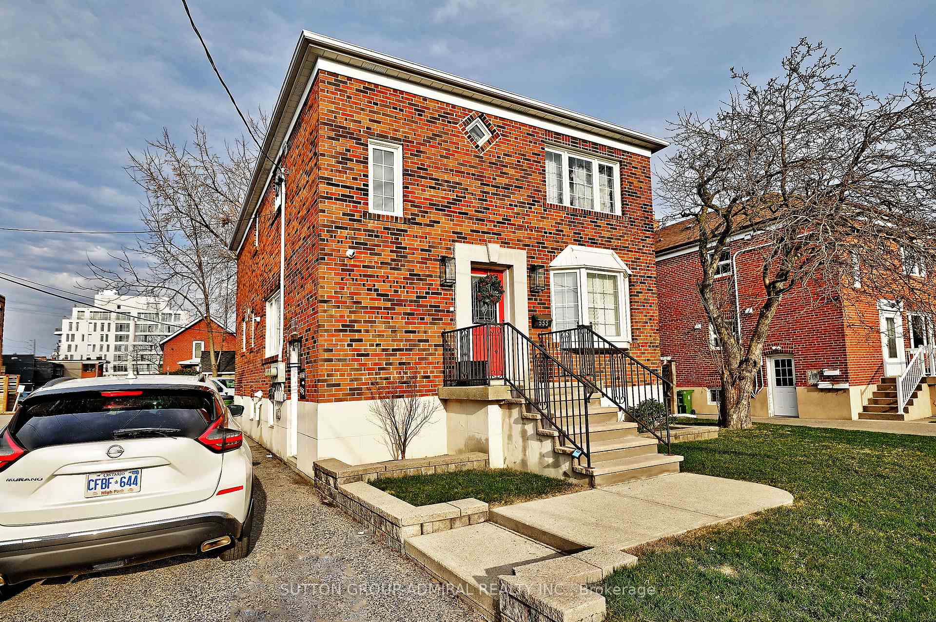 555 Royal York Road, Toronto, ON M8Y 2S7