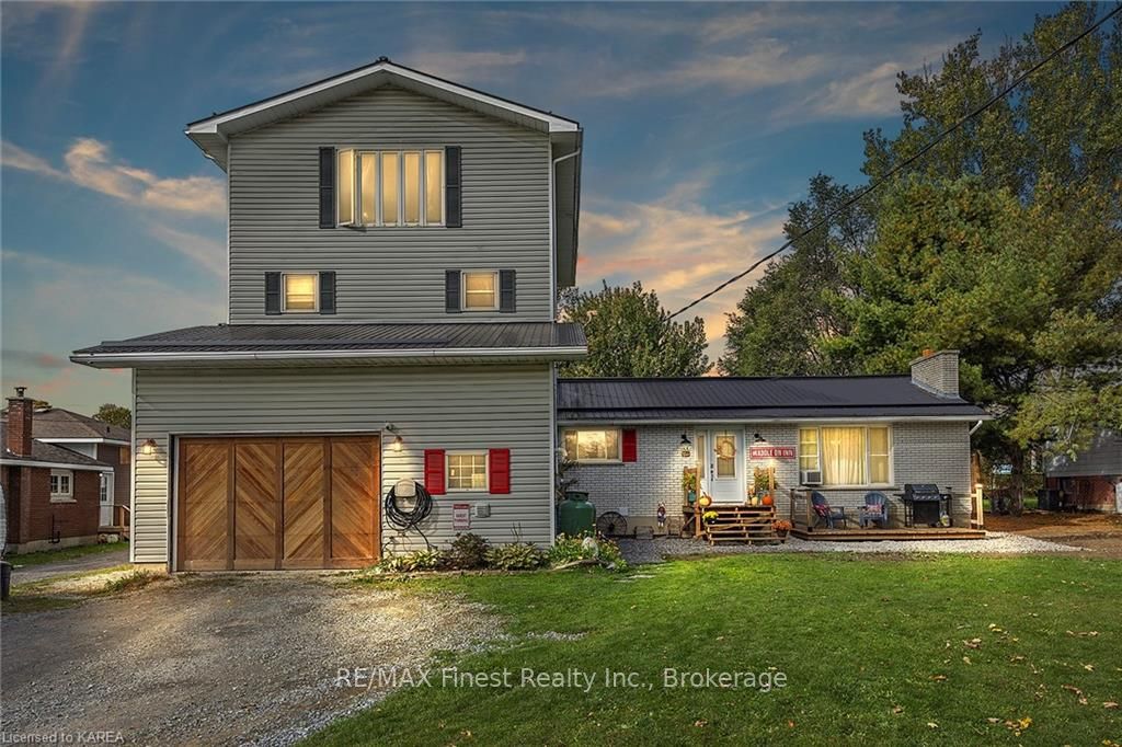 5571 PERTH ROAD Crescent, South Frontenac, ON K0H 2L0