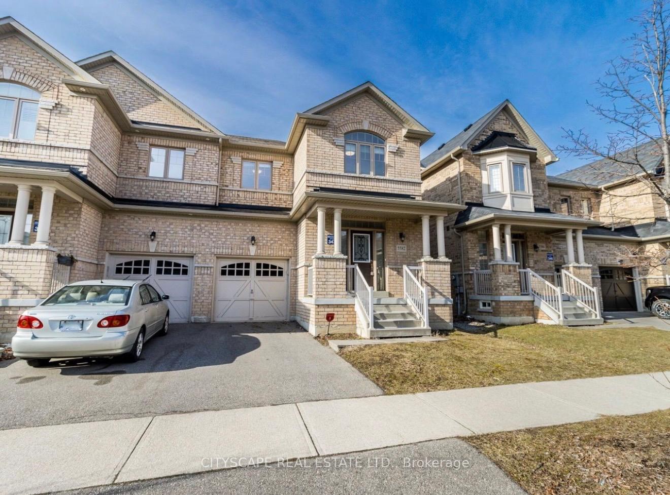 5582 Meadowcrest Avenue, Mississauga, ON L5M 0V1