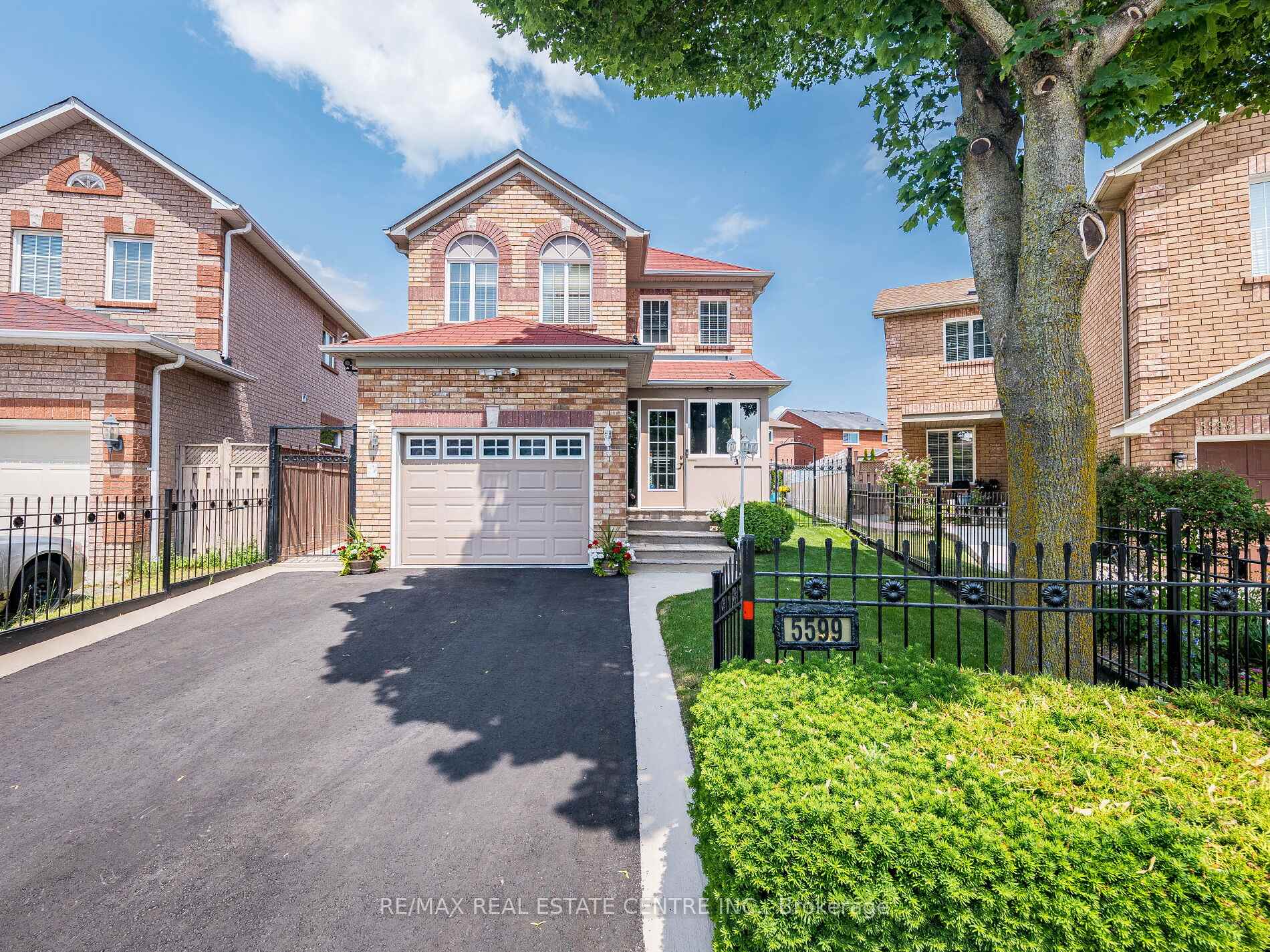 5599 Brenchley Avenue, Mississauga, ON L5V 2H3
