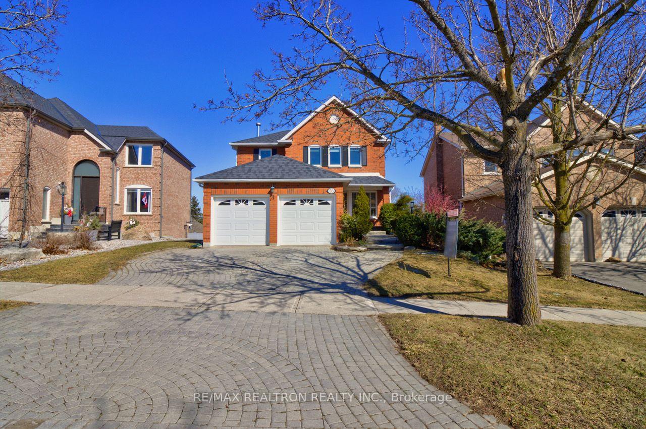 56 Beechbrooke Way, Aurora, ON L4G 6N7