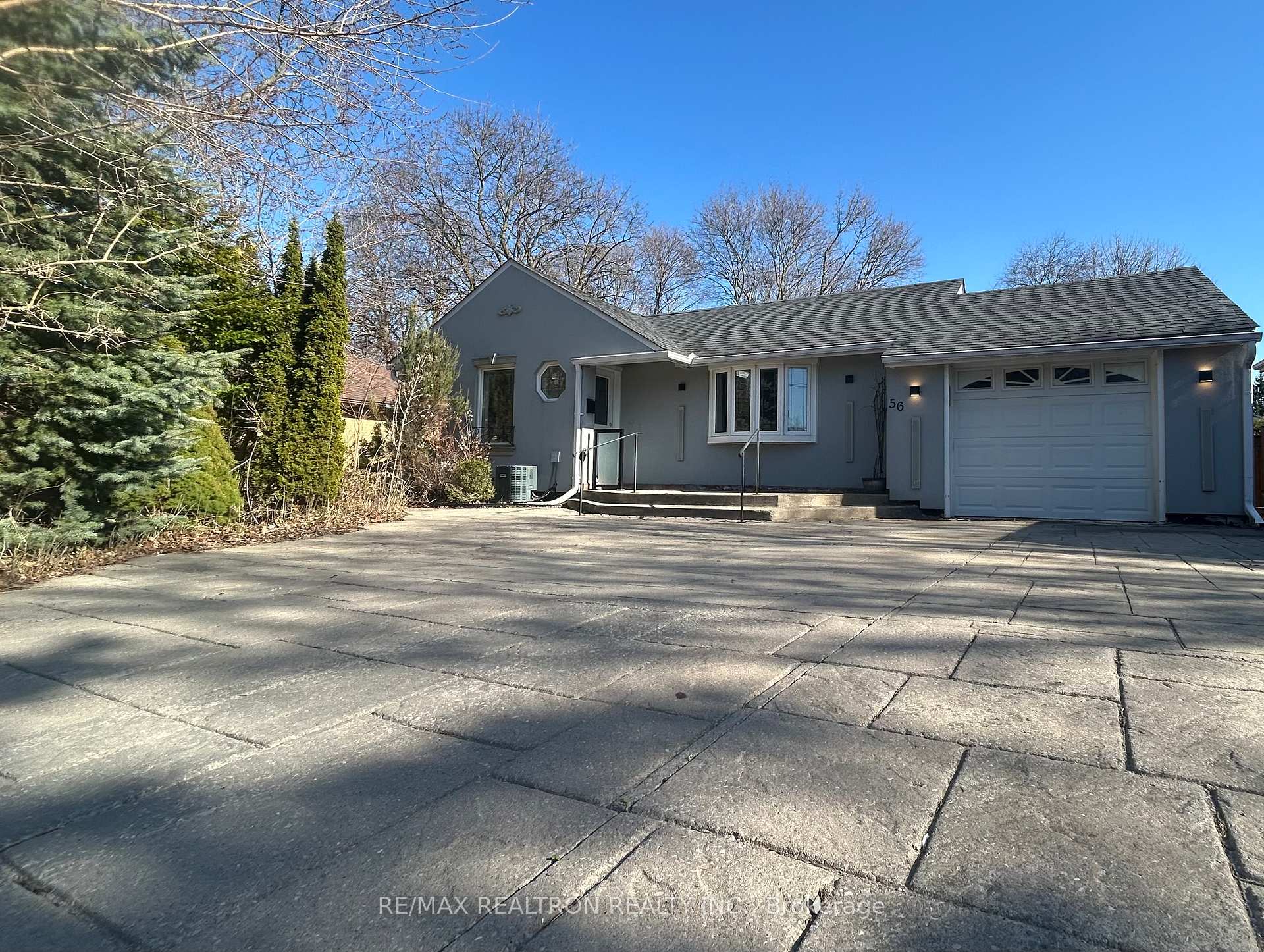 56 Don Mor Drive, Newmarket, ON L3Y 1G7