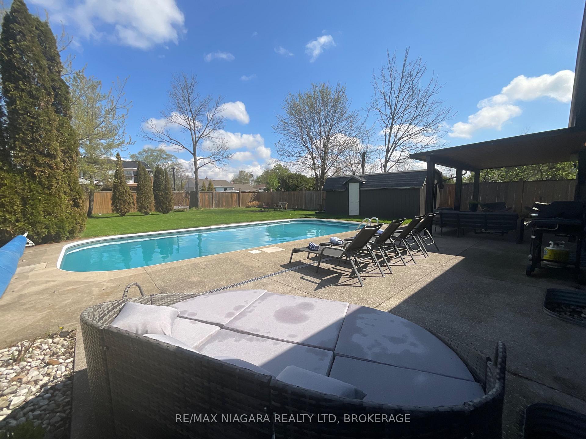 56 Maple Park Drive, Welland, ON L3C 3X6