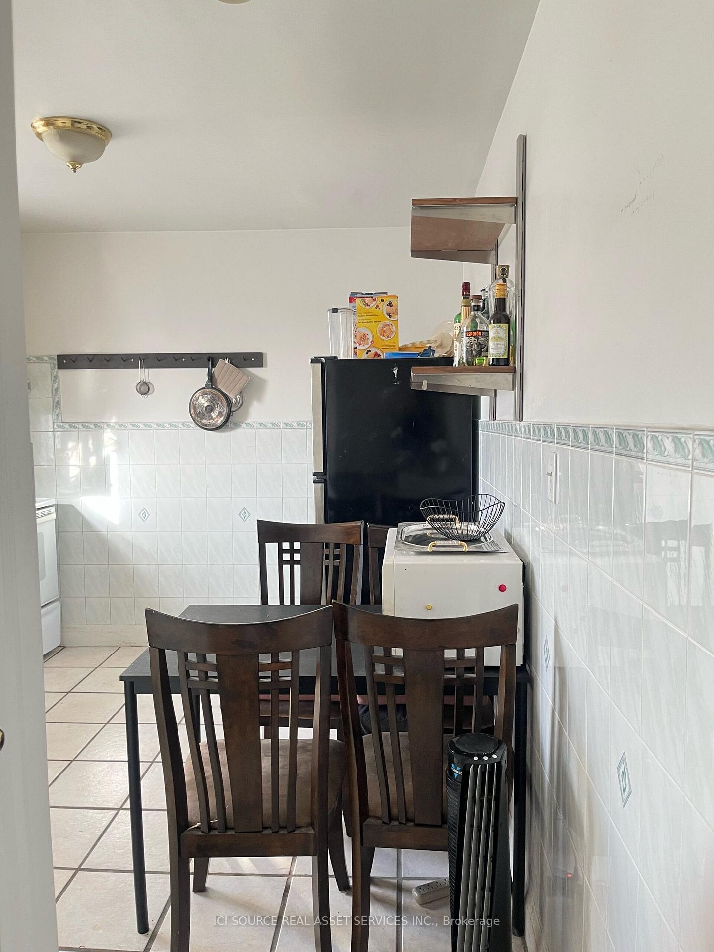 2 - 56 Markham Street, Toronto, ON M6J 2G5