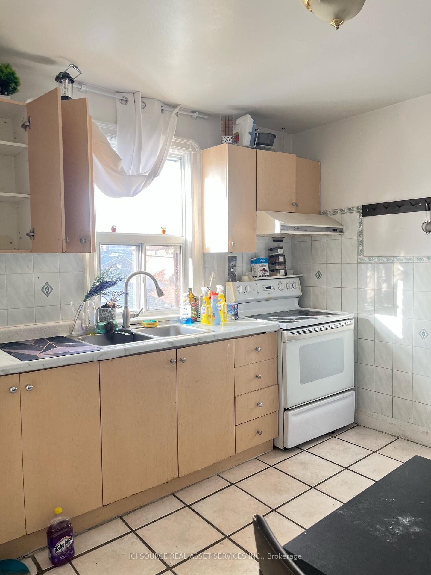 2 - 56 Markham Street, Toronto, ON M6J 2G5