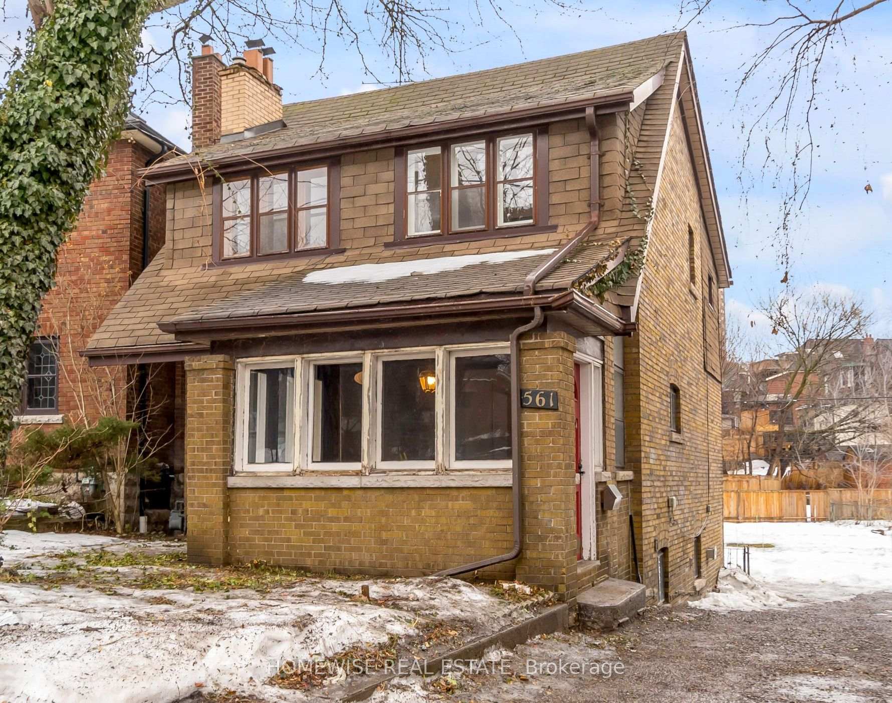 561 Indian Road, Toronto, ON M6P 2B9