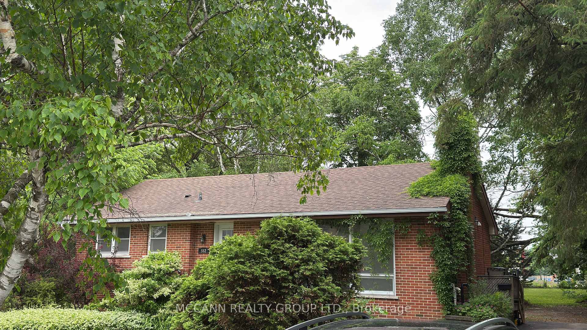 A - 562 Mulock Court, Newmarket, ON L3Y 5H2