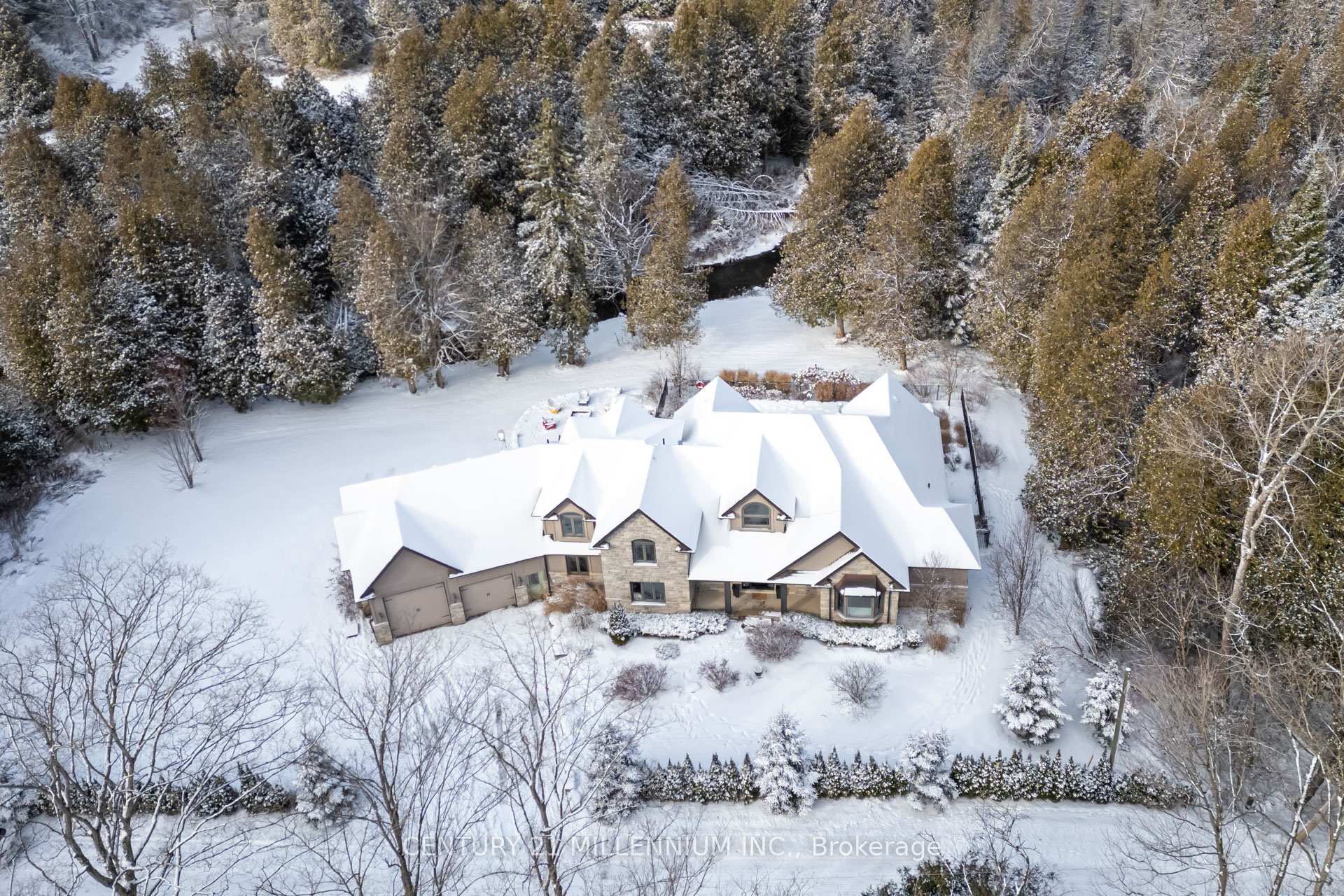 566 River Road, Caledon, ON L7K 0E5