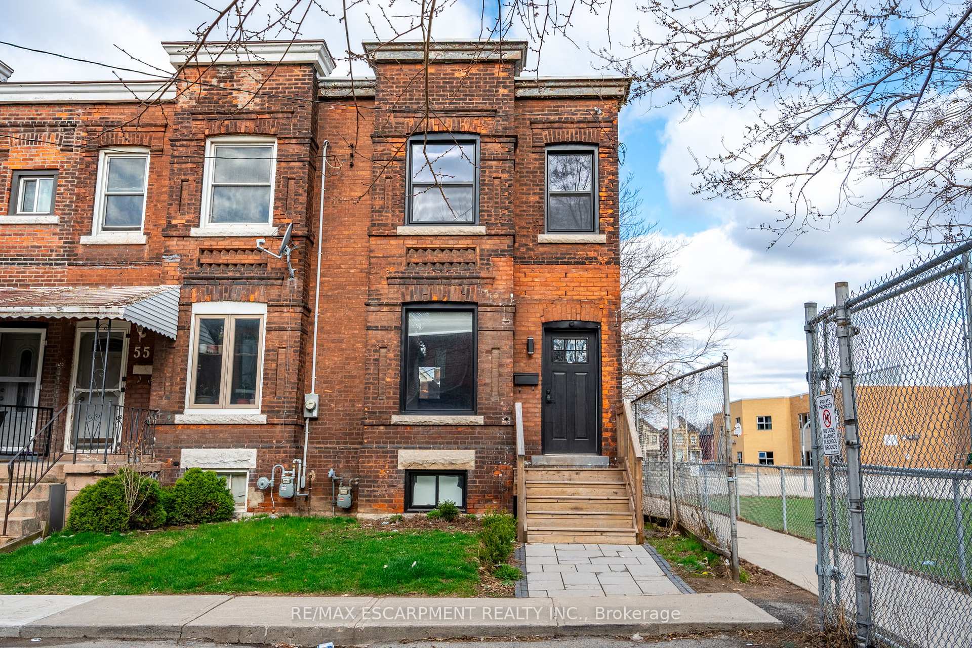 57 Madison Avenue, Hamilton, ON L8L 5Y5