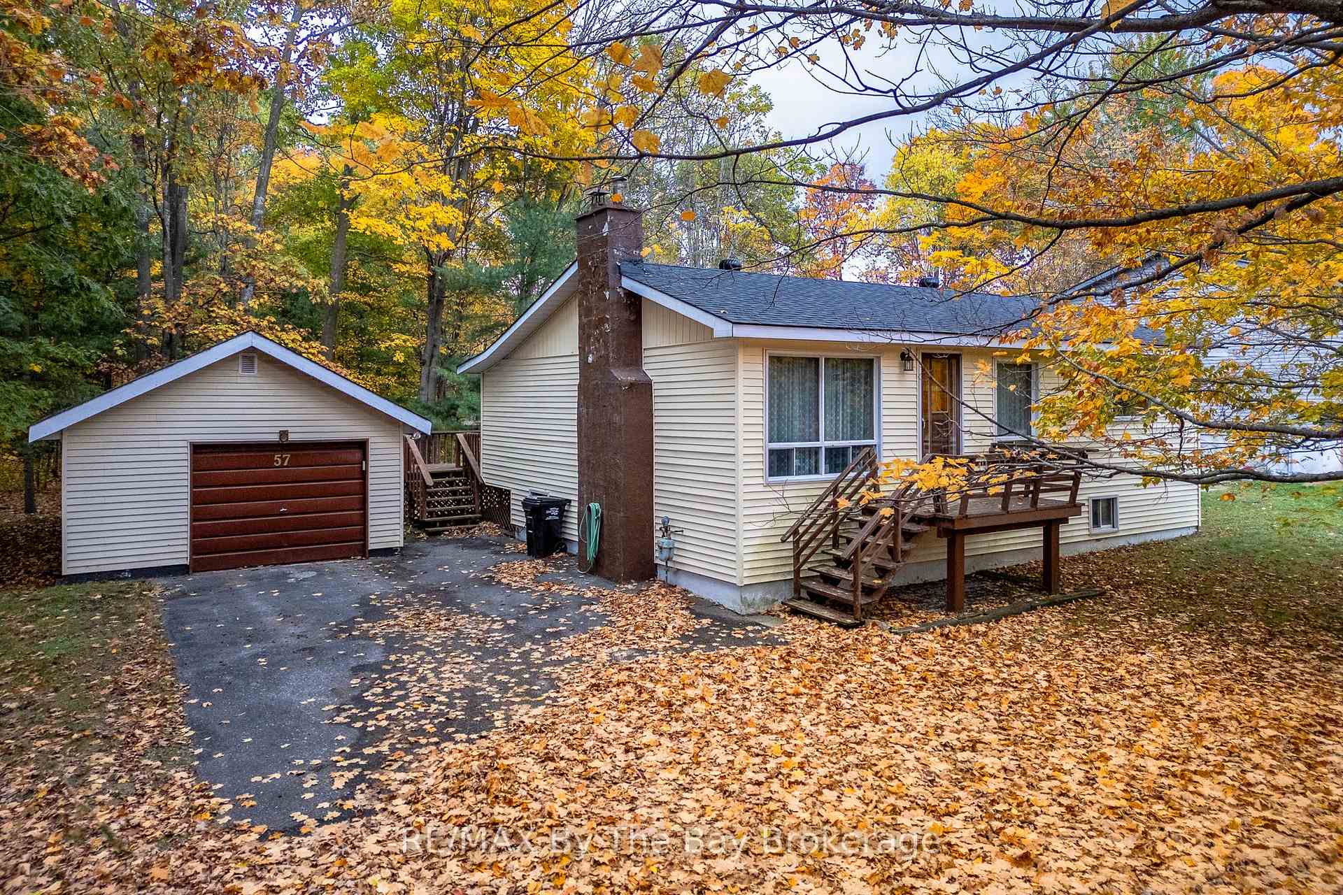 57 Tall Pines Drive, Tiny, ON L9M 0H4