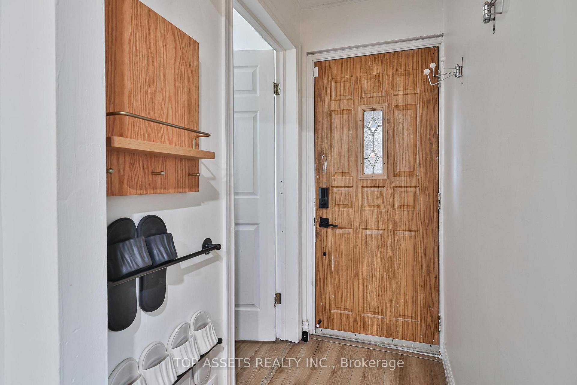 570 Vaughan (Main Floor) Road, Toronto, ON M6C 2R3