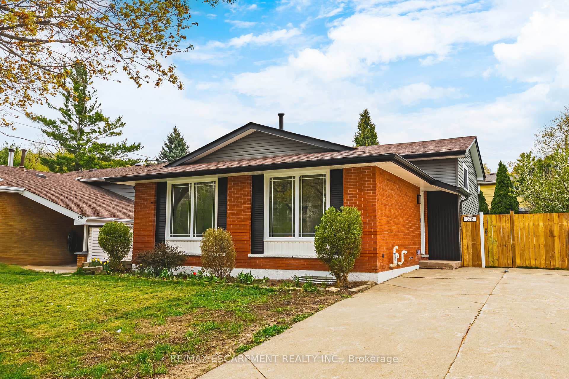 572 Greenhill Avenue, Hamilton, ON L8K 5E8