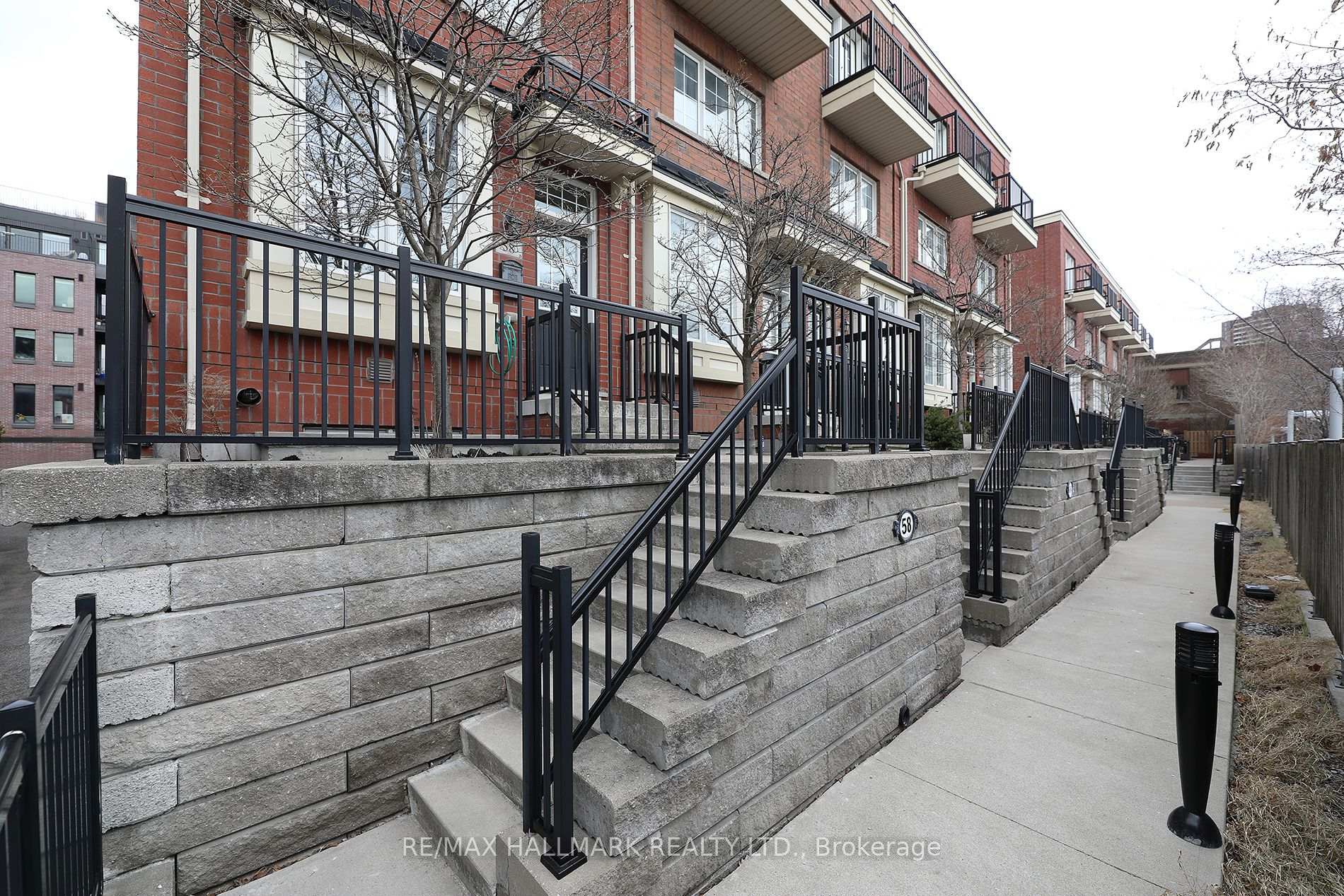 58 Raffeix Lane, Toronto, ON M5A 0G5