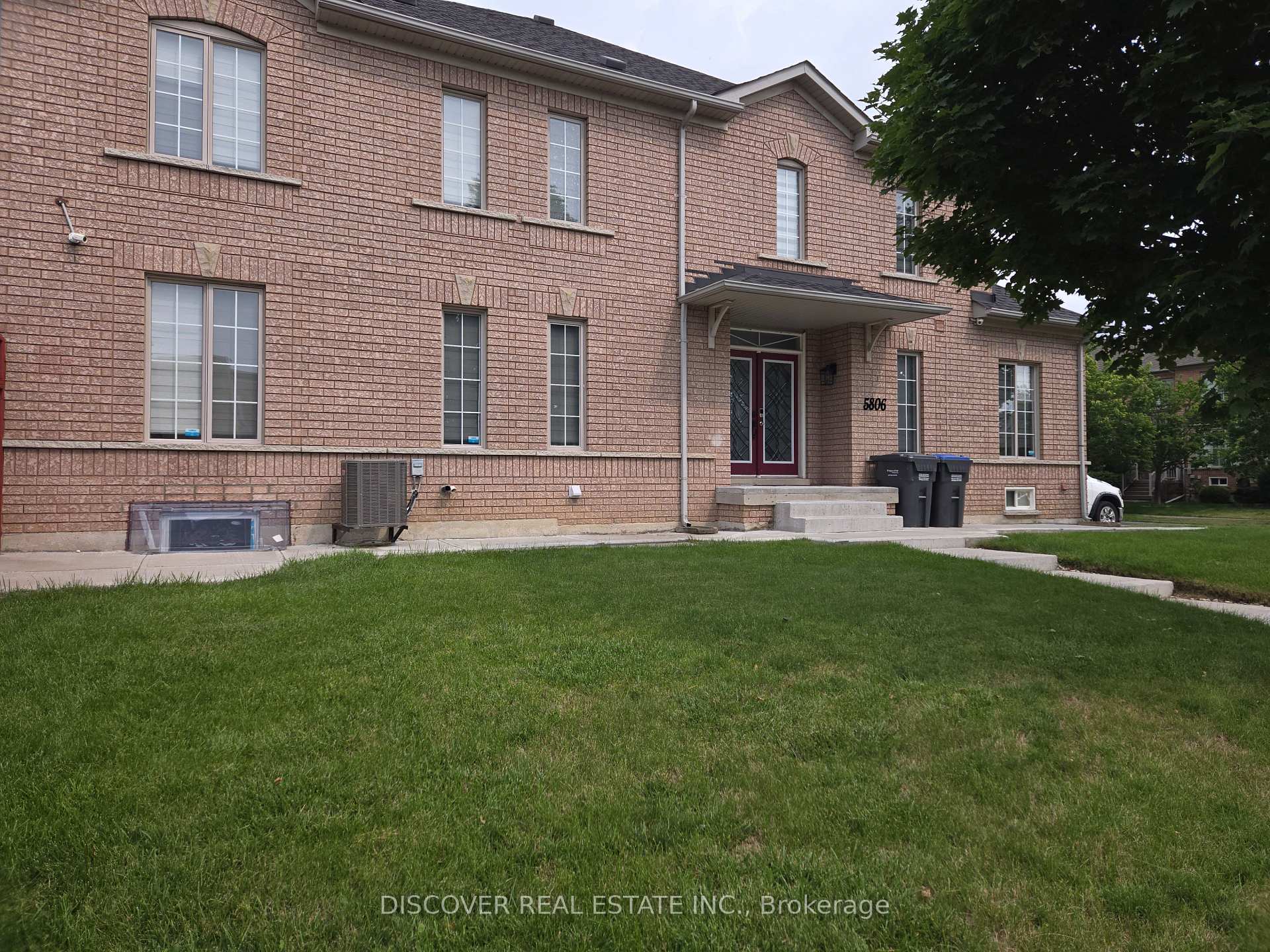 5806 Rainberry Drive, Mississauga, ON L5M 6S2