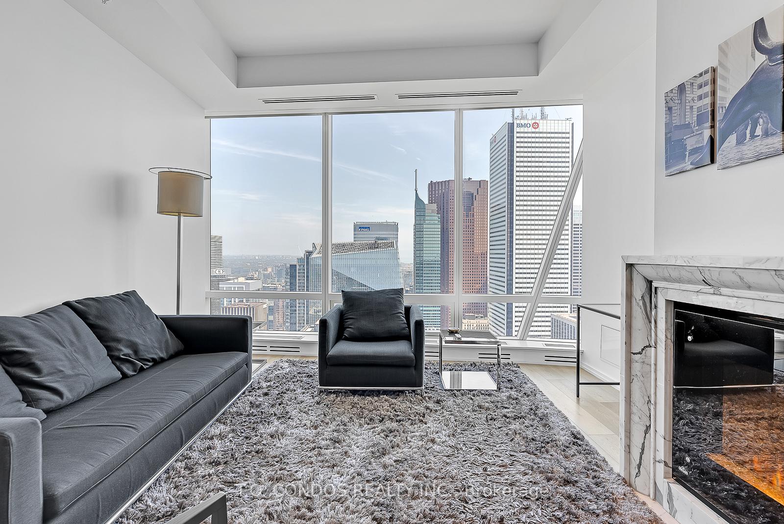 5807 - 180 University Avenue, Toronto, ON M5H 0A2