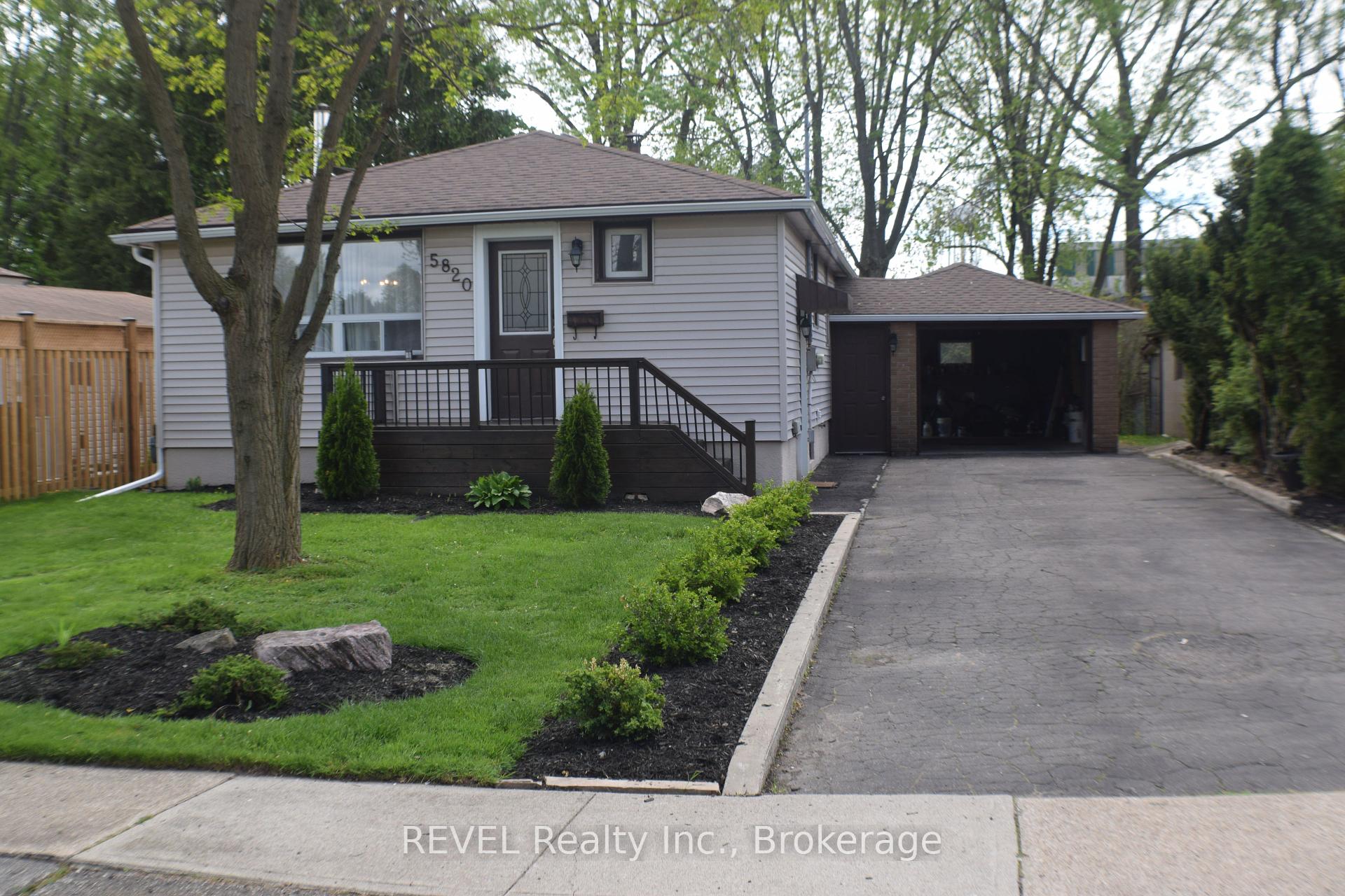 5820 Keith Street, Niagara Falls, ON L2J 1J9