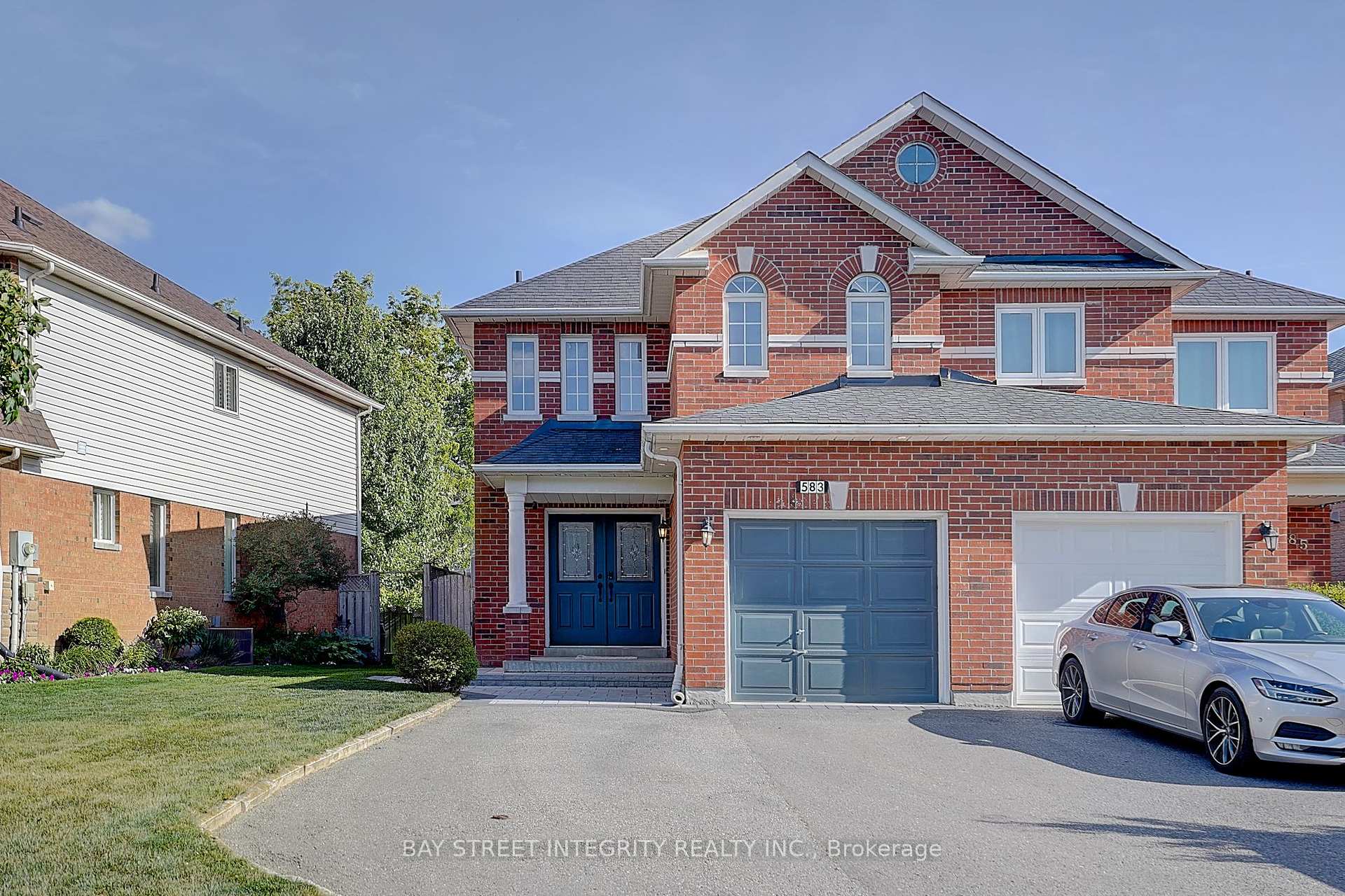 583 Heddle Crescent, Newmarket, ON L3X 2K7