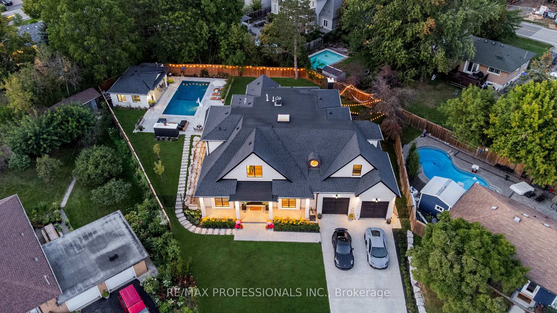 583 Weir Avenue, Oakville, ON L6L 4X3