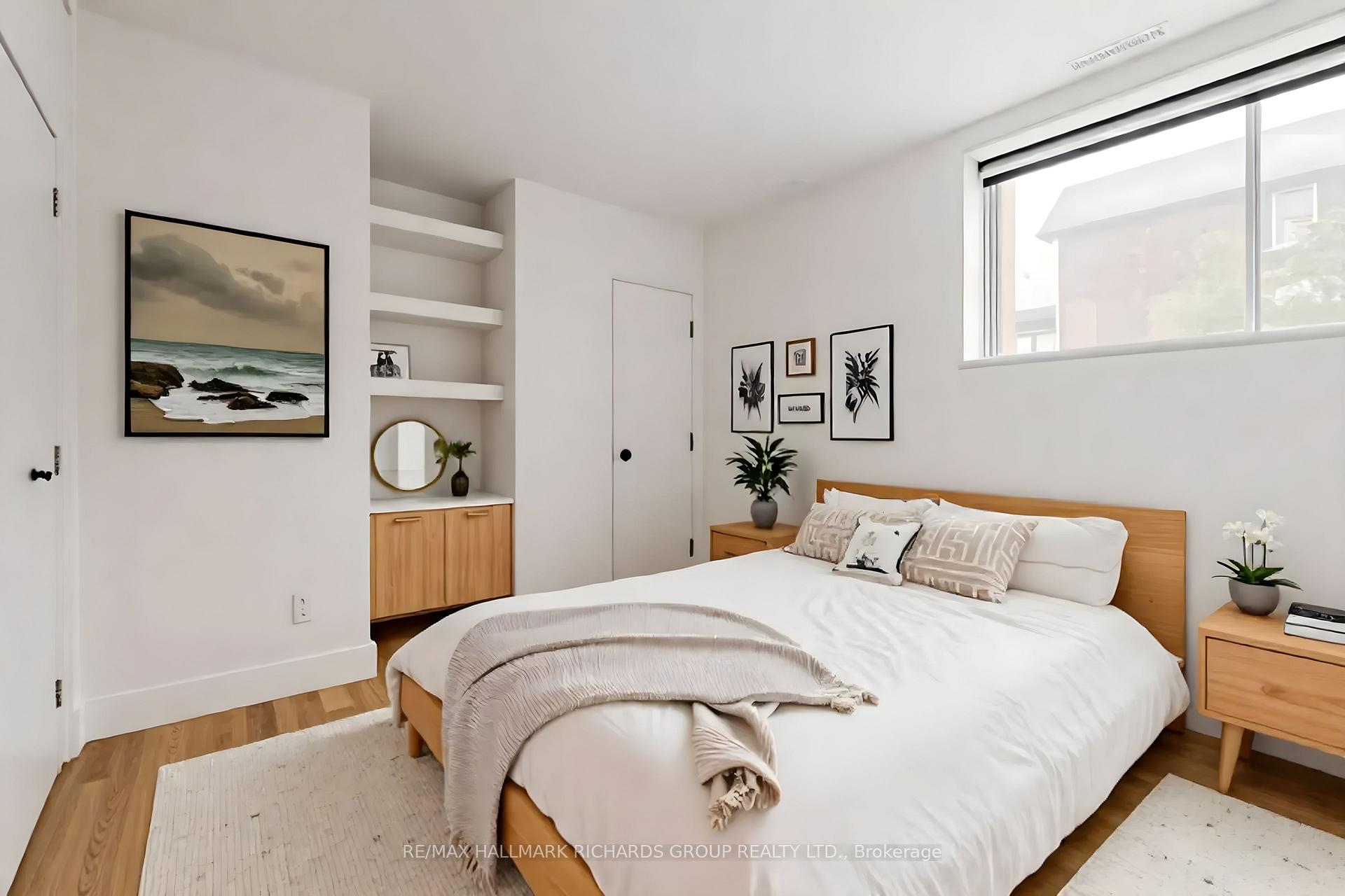 4 - 584 Jones Avenue, Toronto, ON M4J 3H3