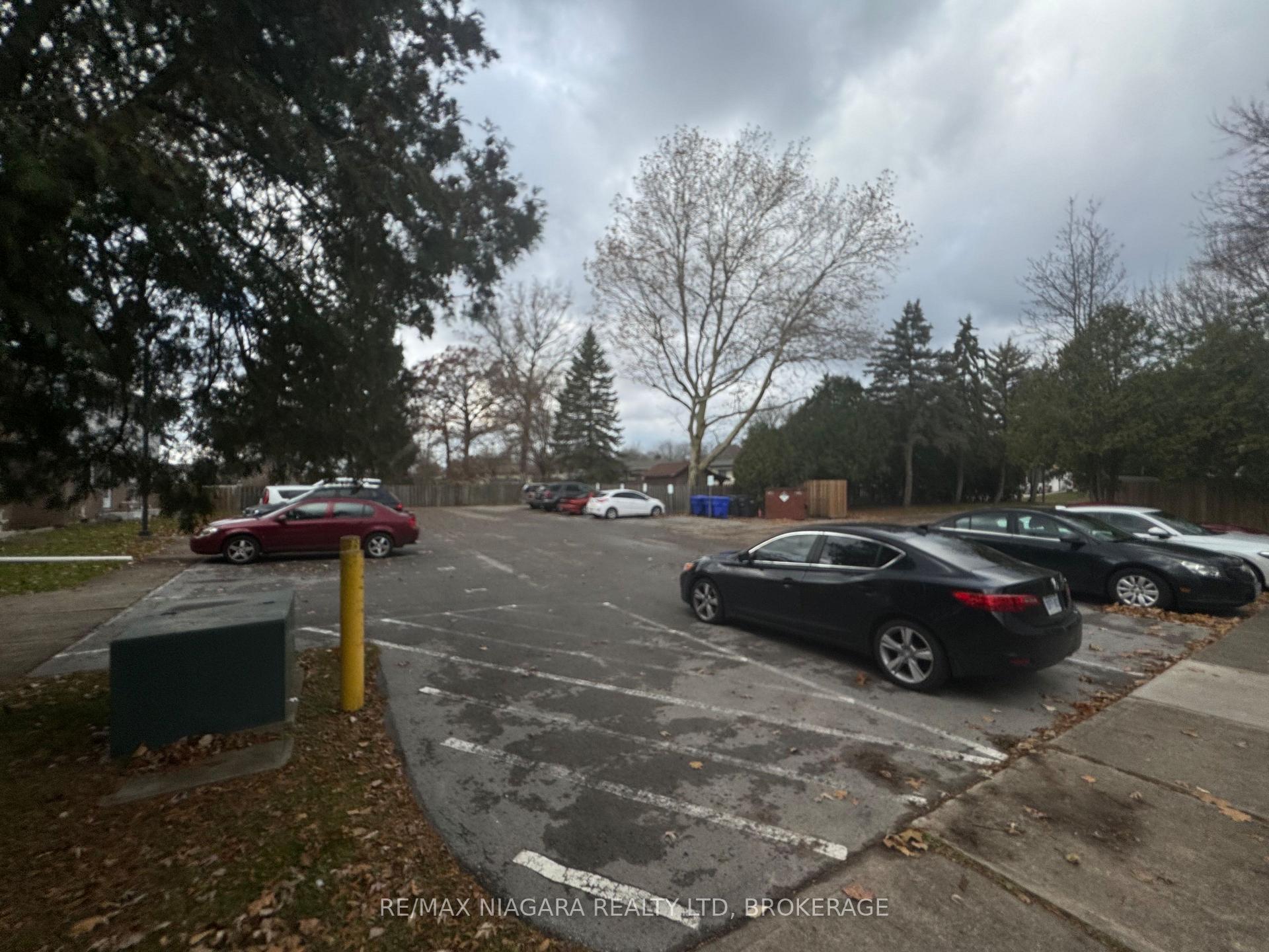 8 - 5852 FRONTENAC Street, Niagara Falls, ON L2G 3A9