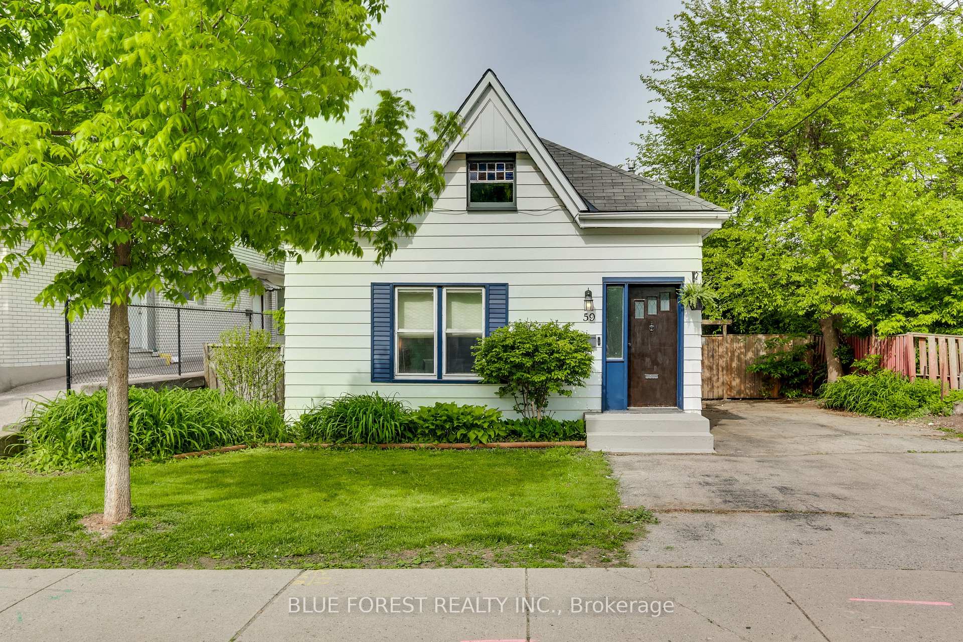 59 High Street, London South, ON N6C 4J8