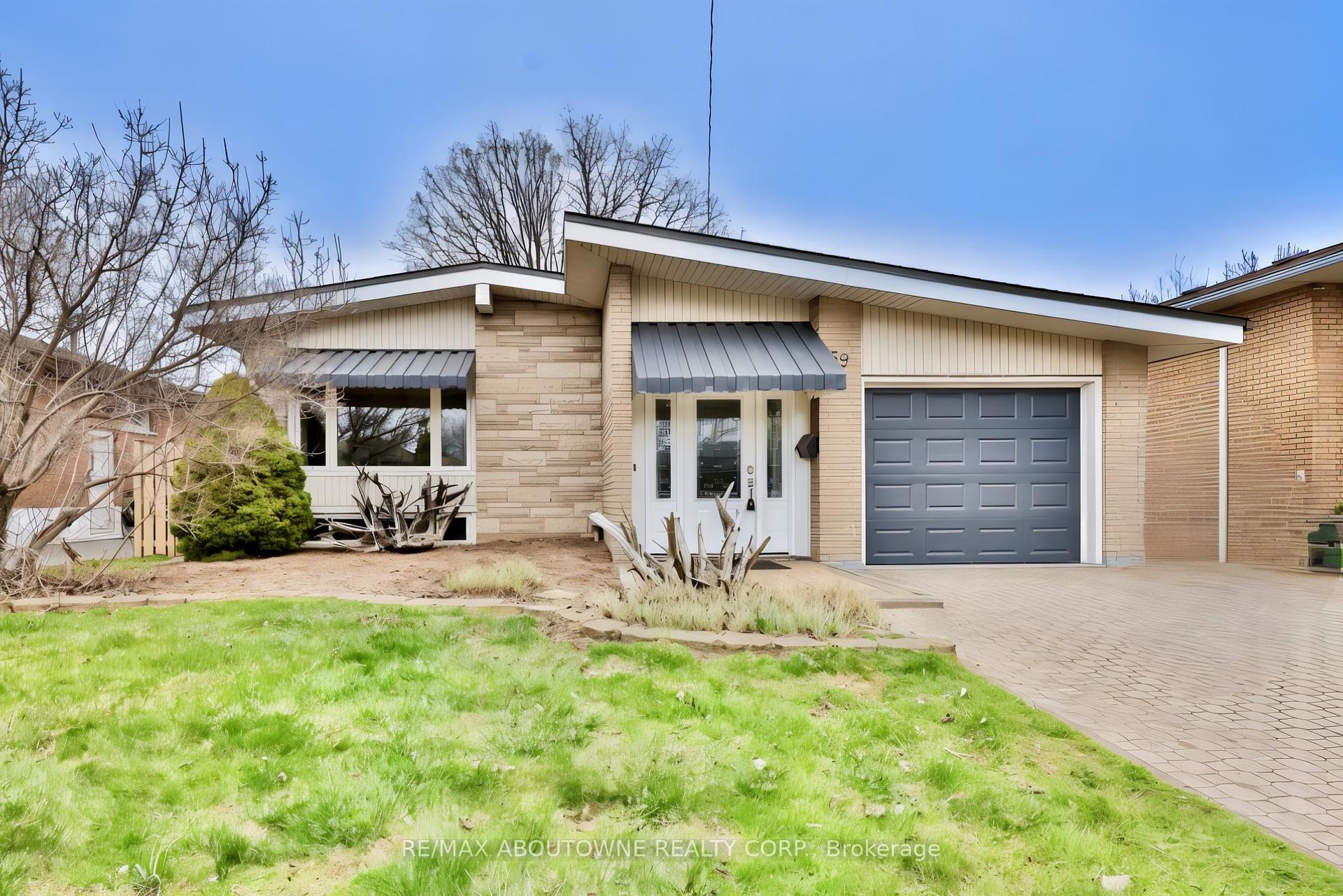 59 Purdy Crescent, Hamilton, ON L9A 3B4