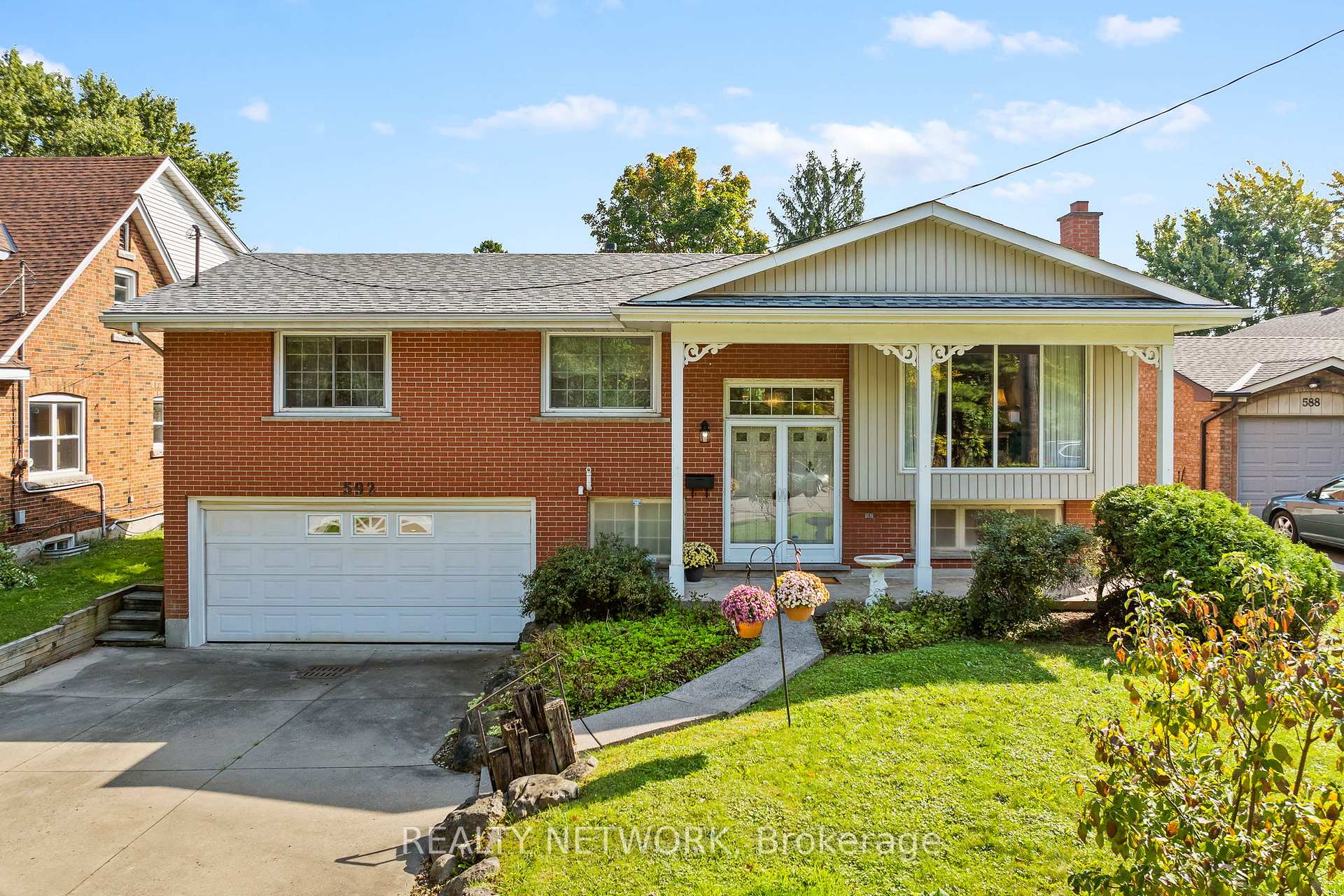 592 Grays Road, Hamilton, ON L8E 2Z6