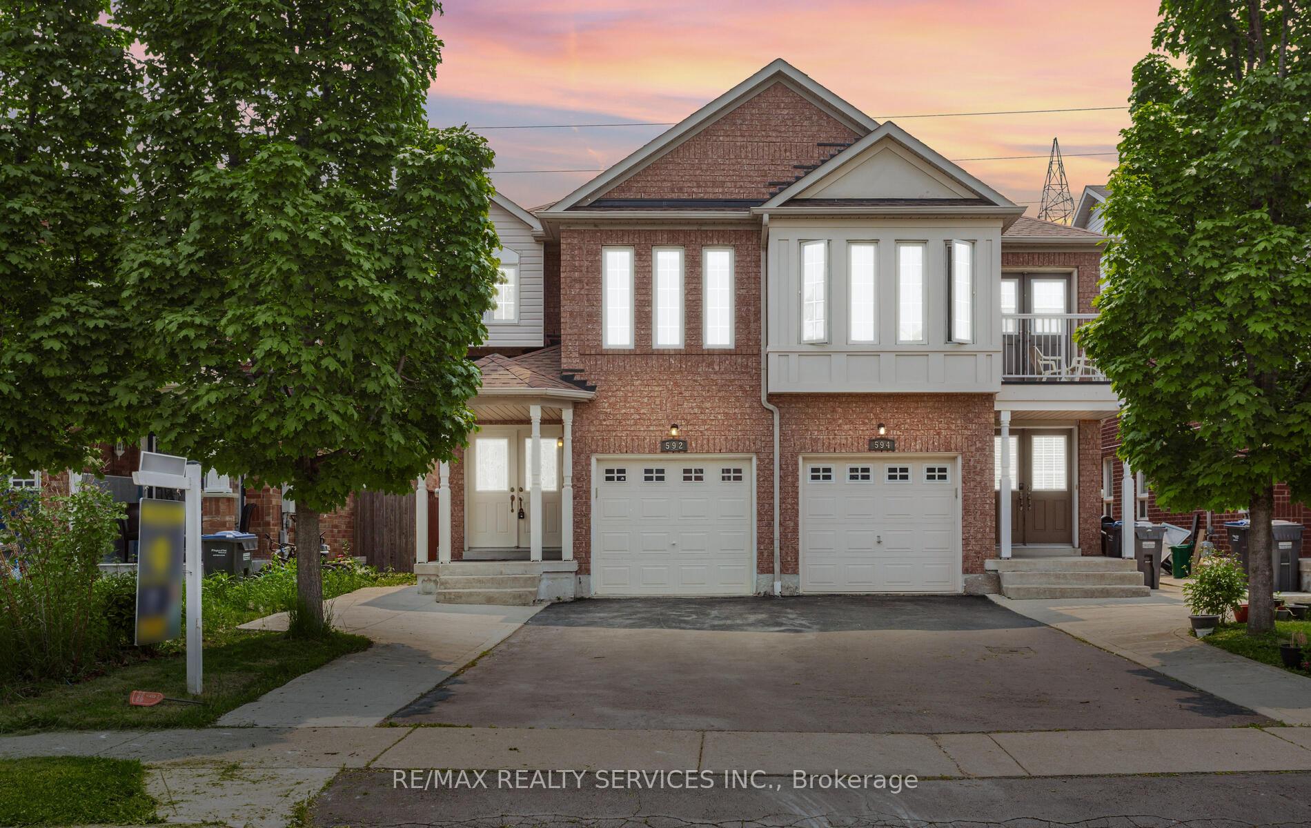 592 Orange Walk Crescent, Mississauga, ON L5R 0A3