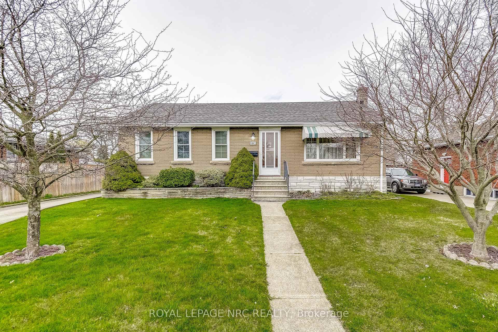 5941 Carman Street, Niagara Falls, ON L2J 1S2
