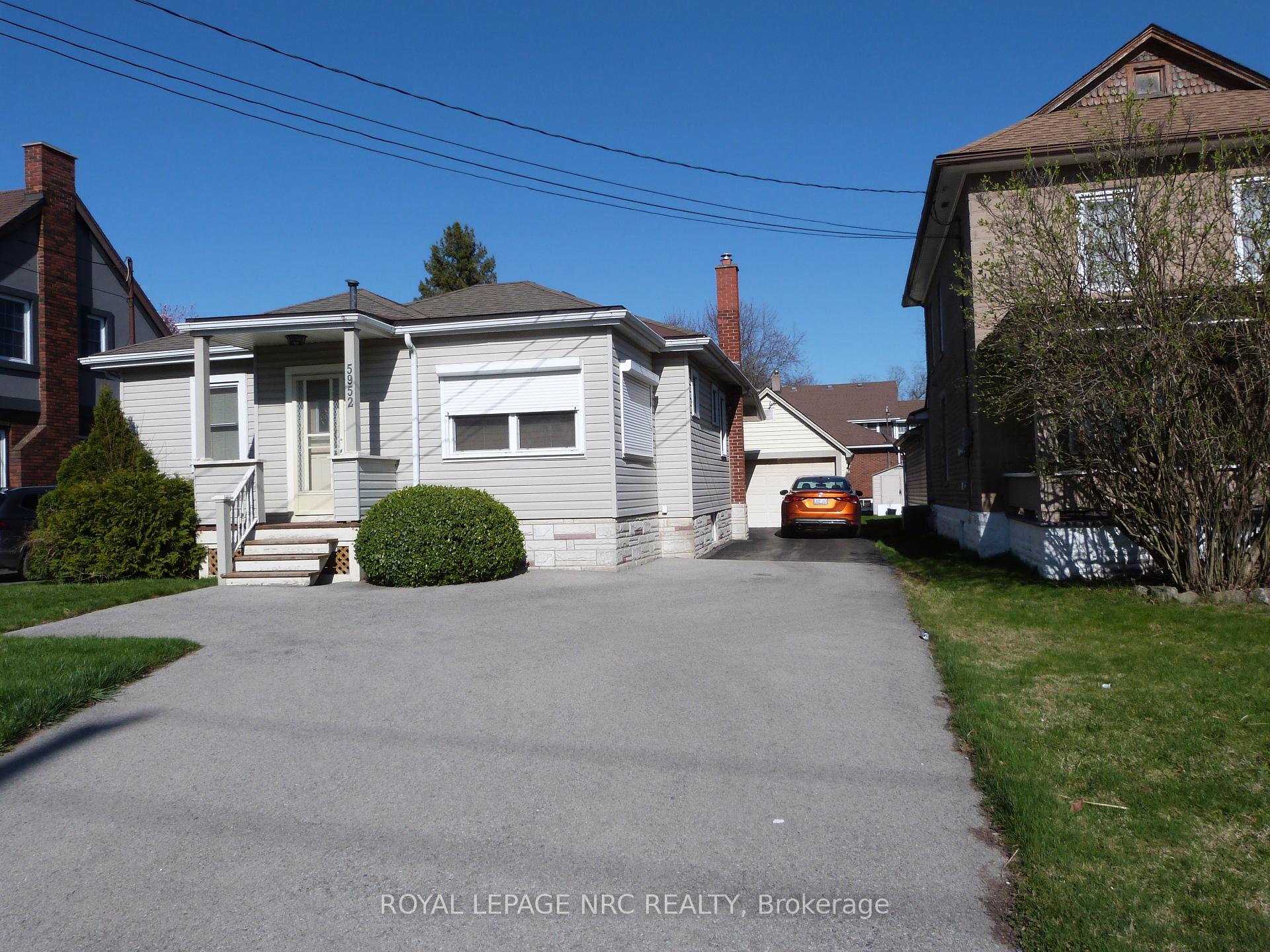 5952 Dorchester Road, Niagara Falls, ON L2G 5S9