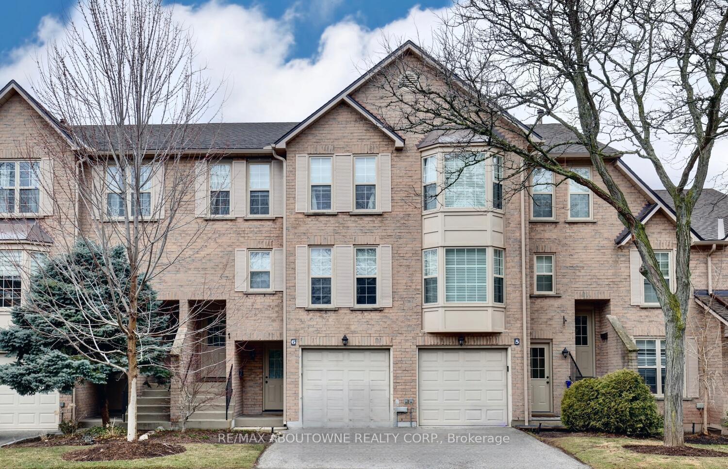 6 - 2272 Mowat Avenue, Oakville, ON L6H 5L8