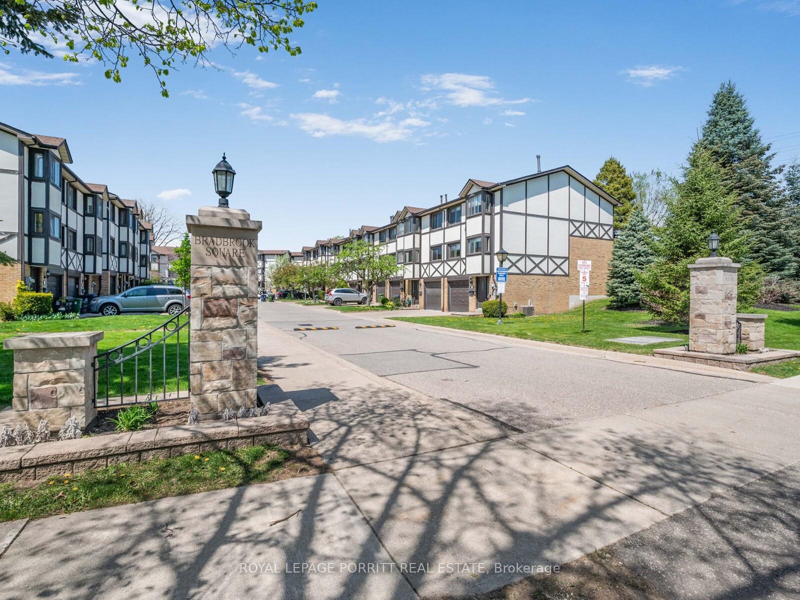 6 - 4 Bradbrook Road, Toronto, ON M8Z 5V3