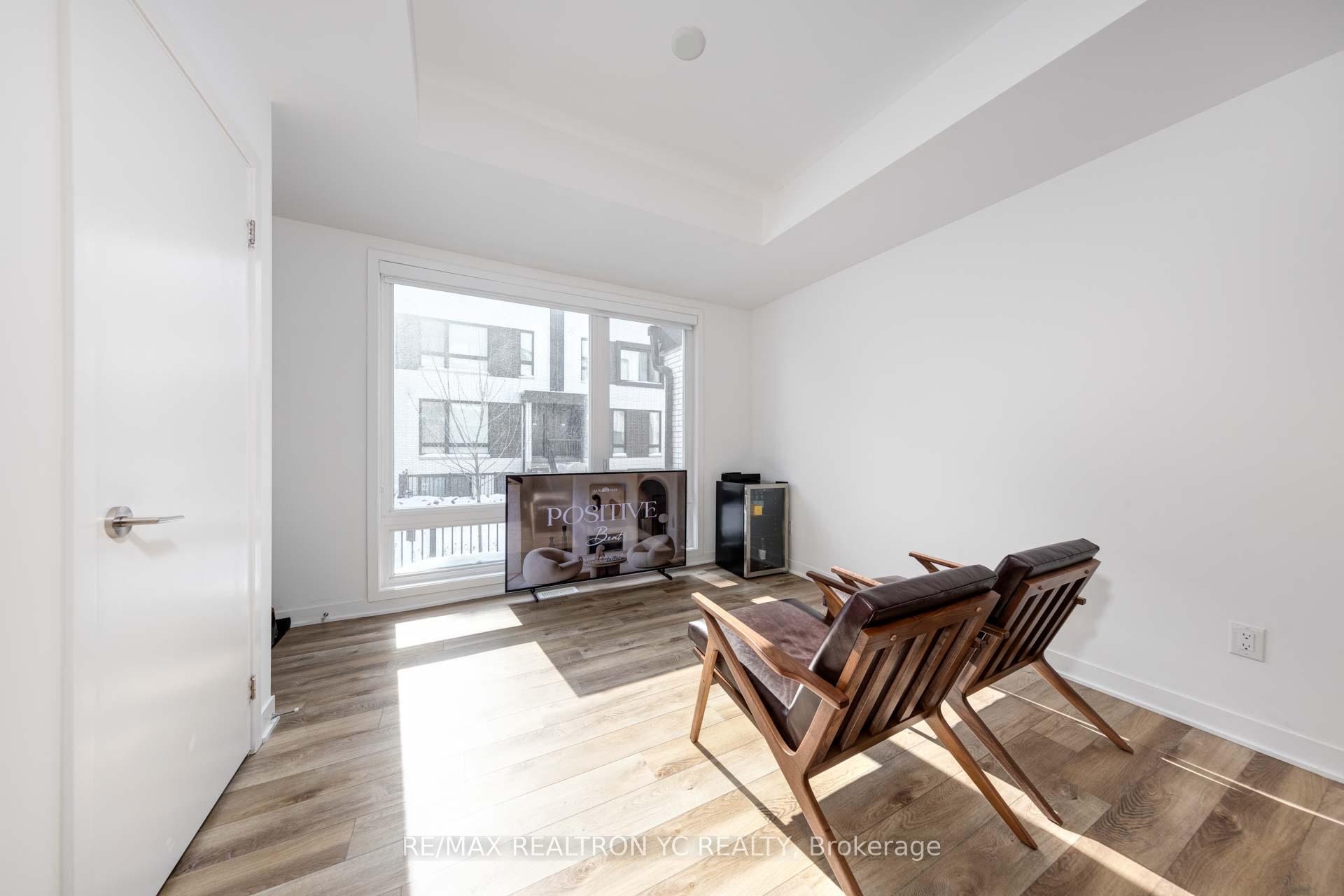6 - 40 Ed Clark Gardens Boulevard, Toronto, ON M6N 0B5