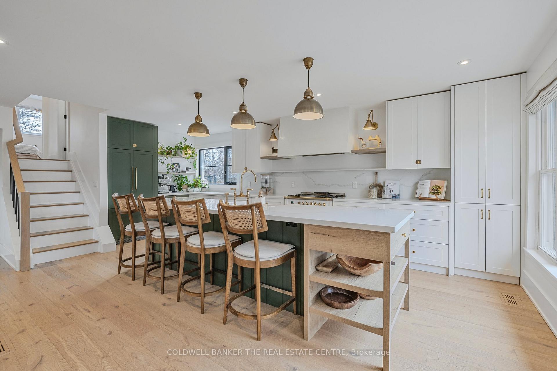 6 Boulding Drive, Aurora, ON L4G 2V7