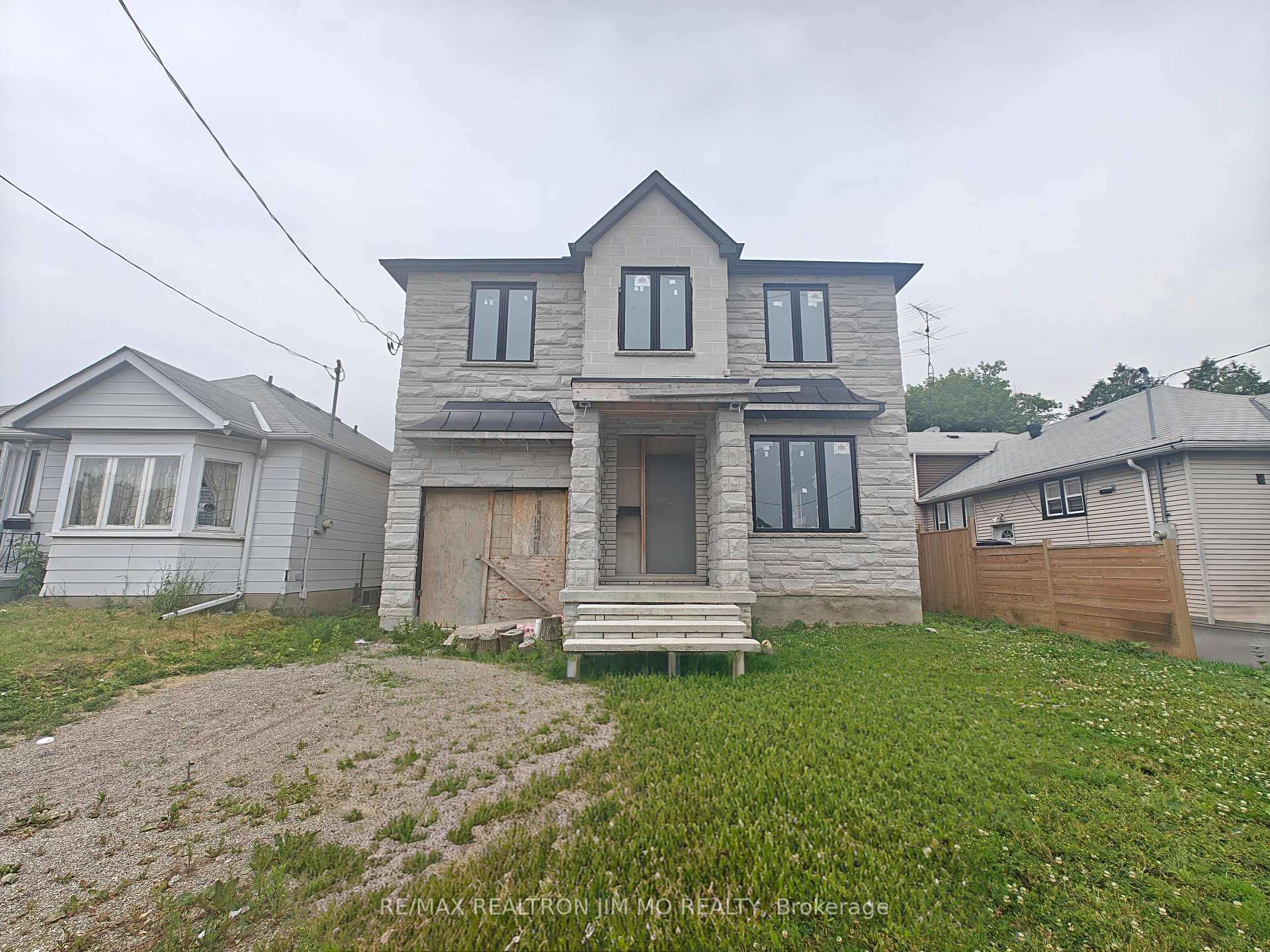 6 Cotton Avenue, Toronto, ON M1K 1Z2