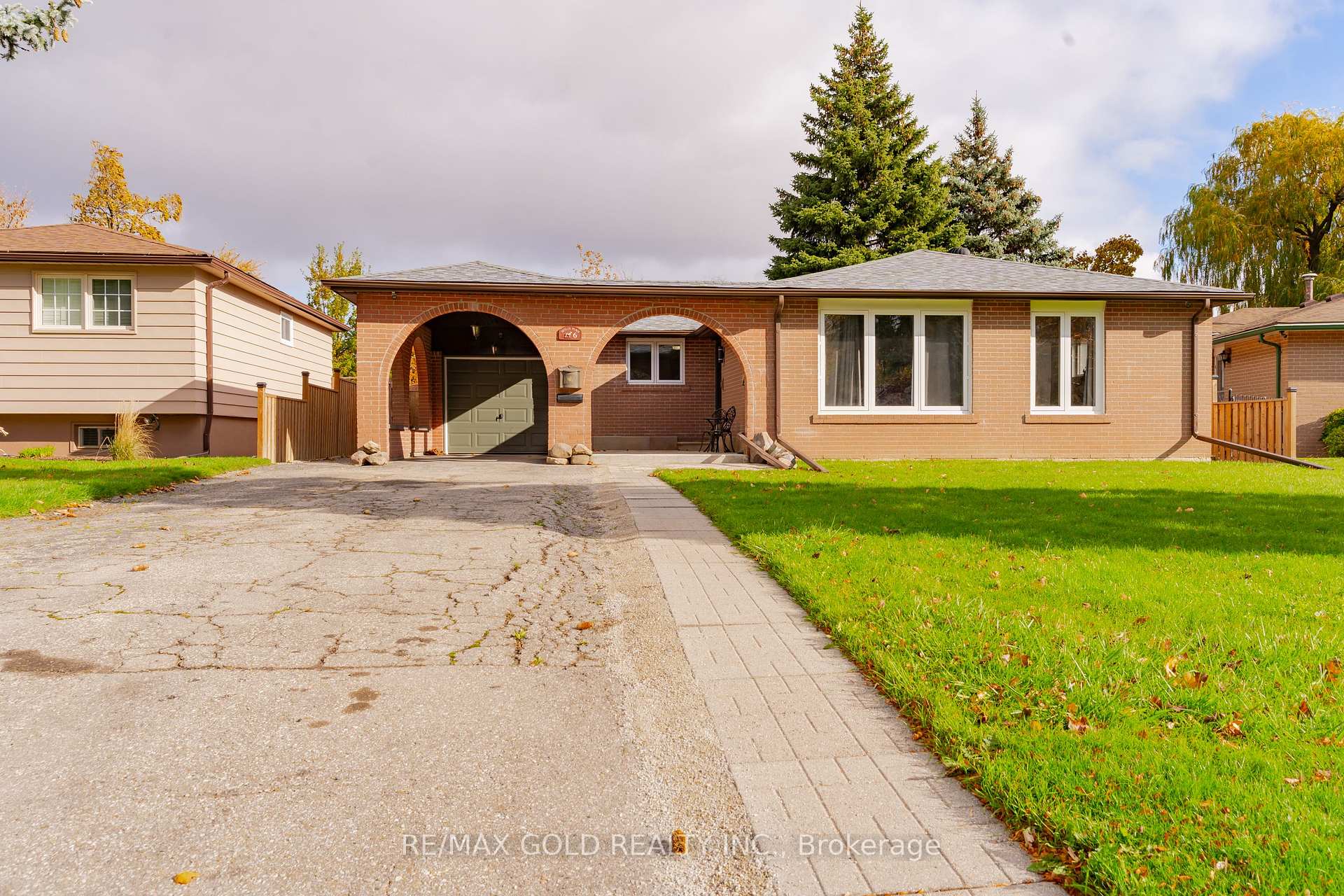 6 Devlin Place, Brampton, ON L6T 3G9