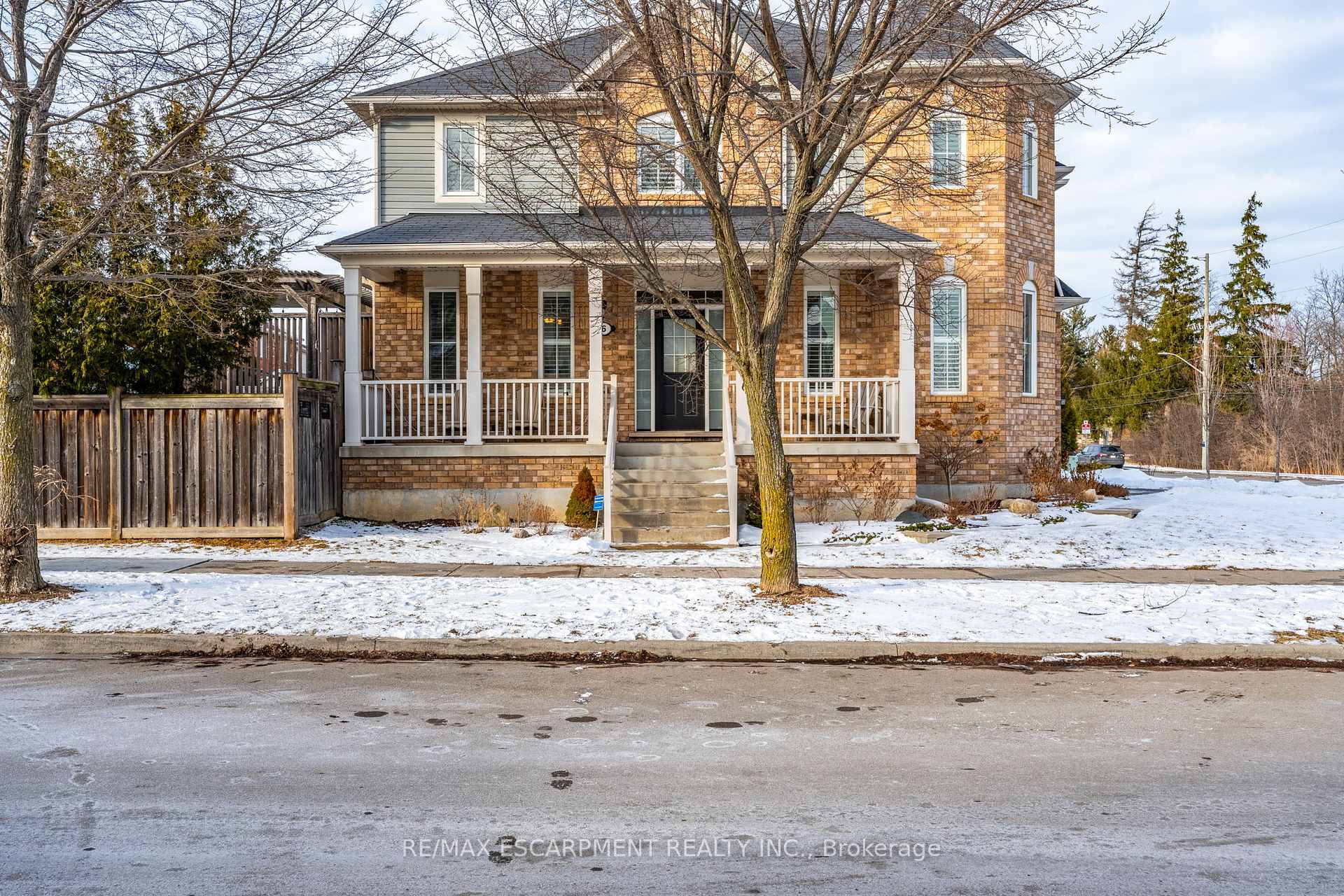 6 Emick Drive, Hamilton, ON L9K 0C8