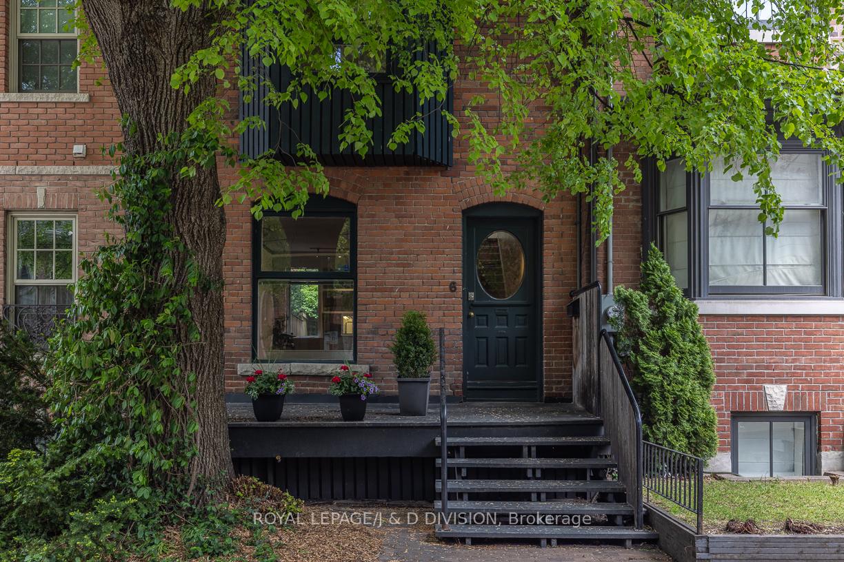 6 Gibson Avenue, Toronto, ON M5R 1T5