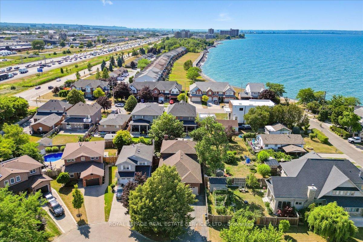 6 Grandview Avenue, Hamilton, ON L8E 5A5